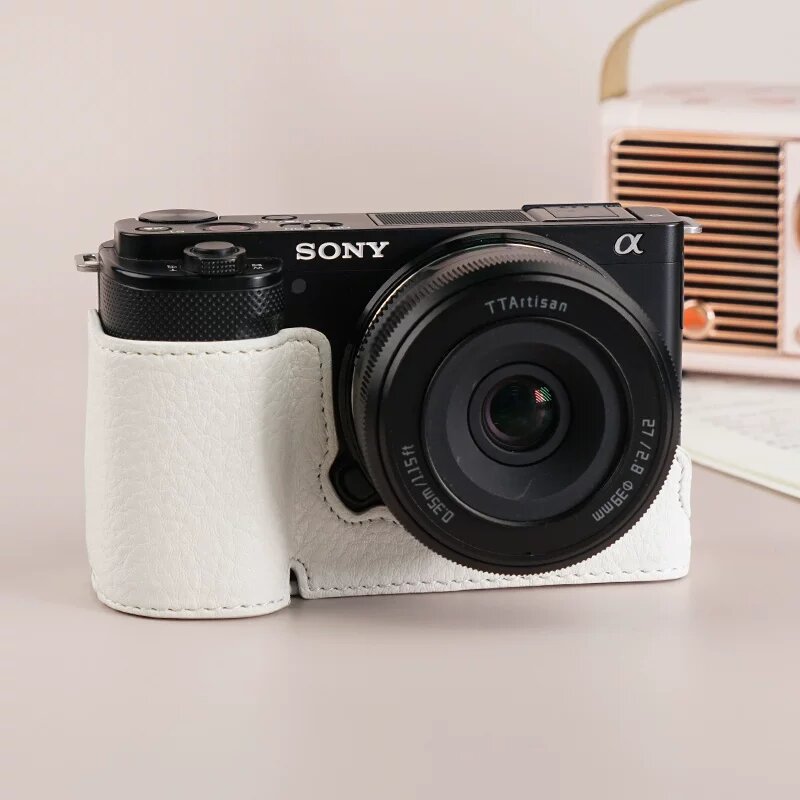 Sony ZVE10 База для камеры с кожей в личе-текстуре, белый цвет для компактной камеры