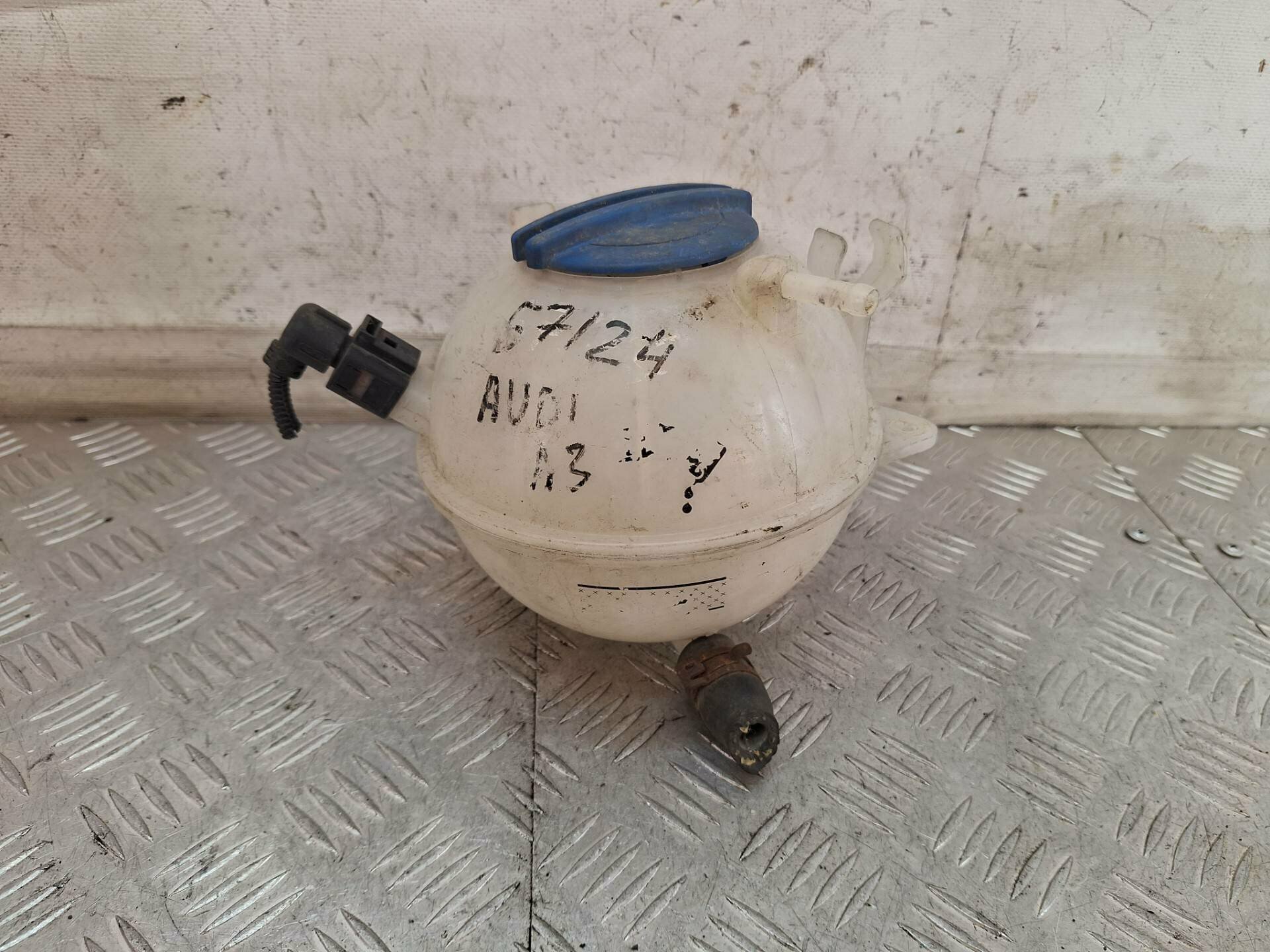 Бачок расширительный Audi A3 8P рест. 2008 1K0121407A