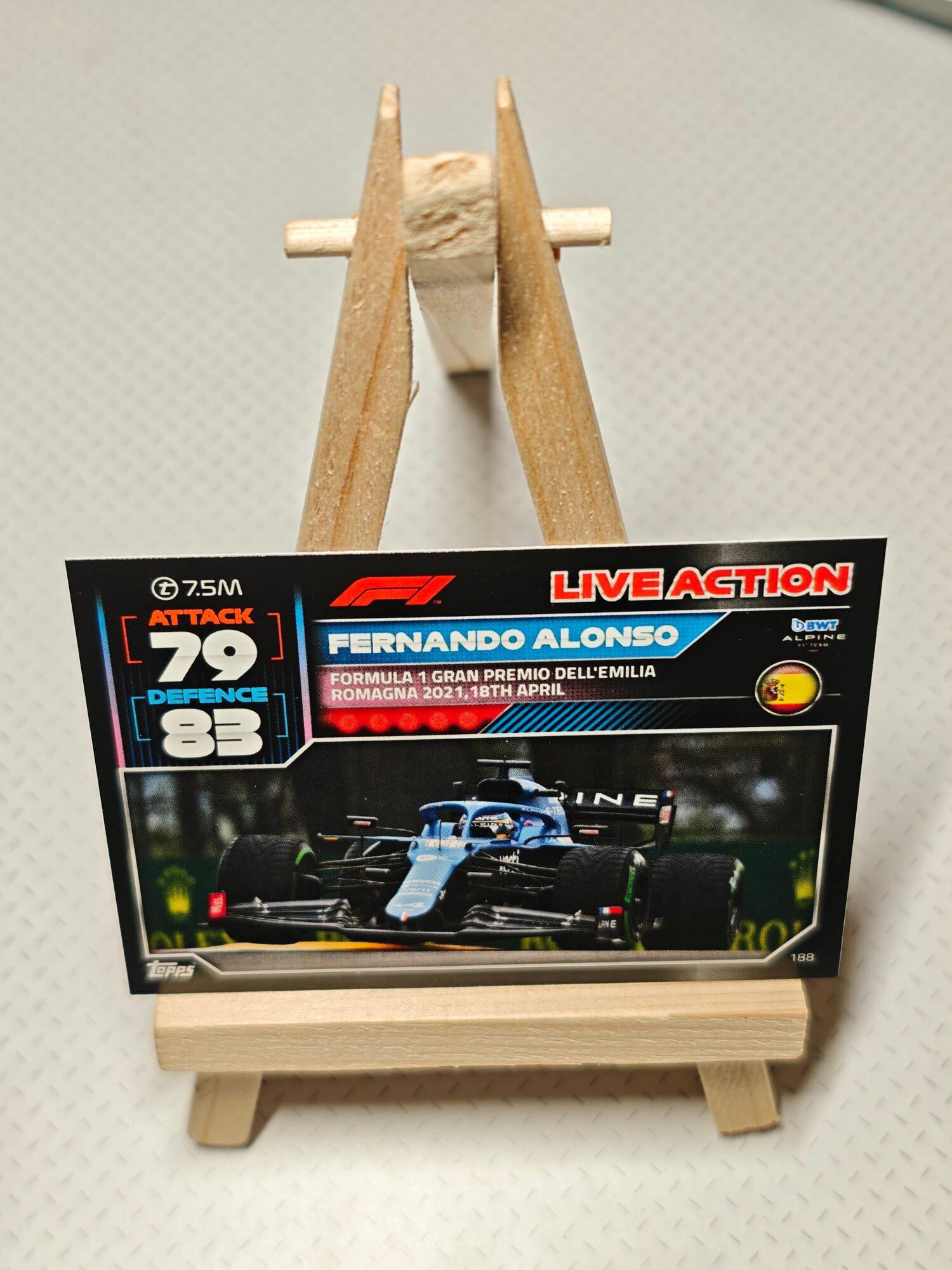 Коллекционная карточка Topps F1 Turbo ATTAX в горизонтальном стандартном формате