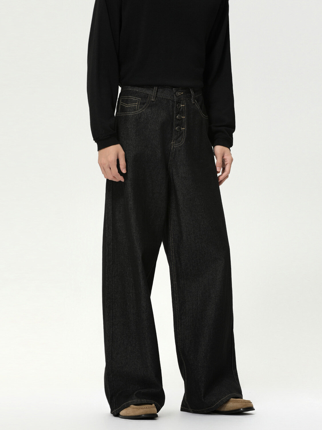 Винтажные прямые джинсы-буткаты свободного кроя со средней посадкой и множеством пуговиц.