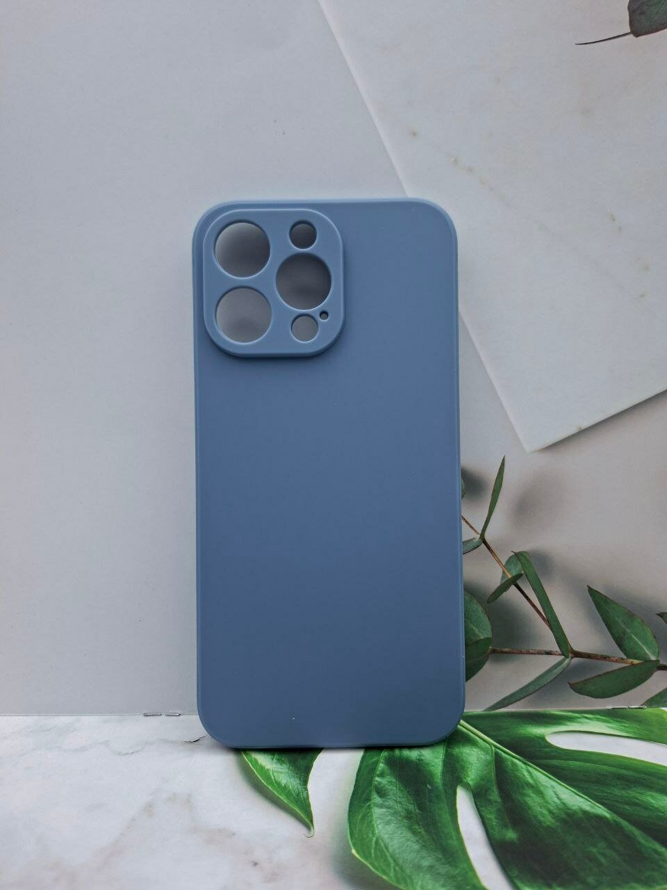 Силиконовый чехол на iPhone 15 Pro Max защитный