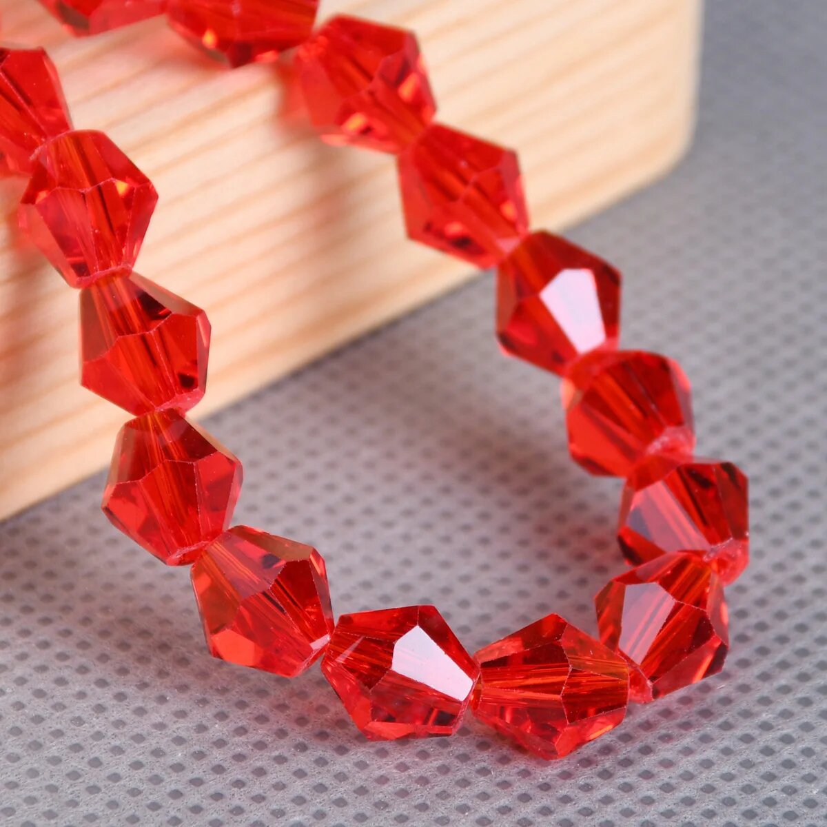 Каплевидные стеклянные бусины биконе 2-8 мм оптом Красный, 8mm (30pcs), Red