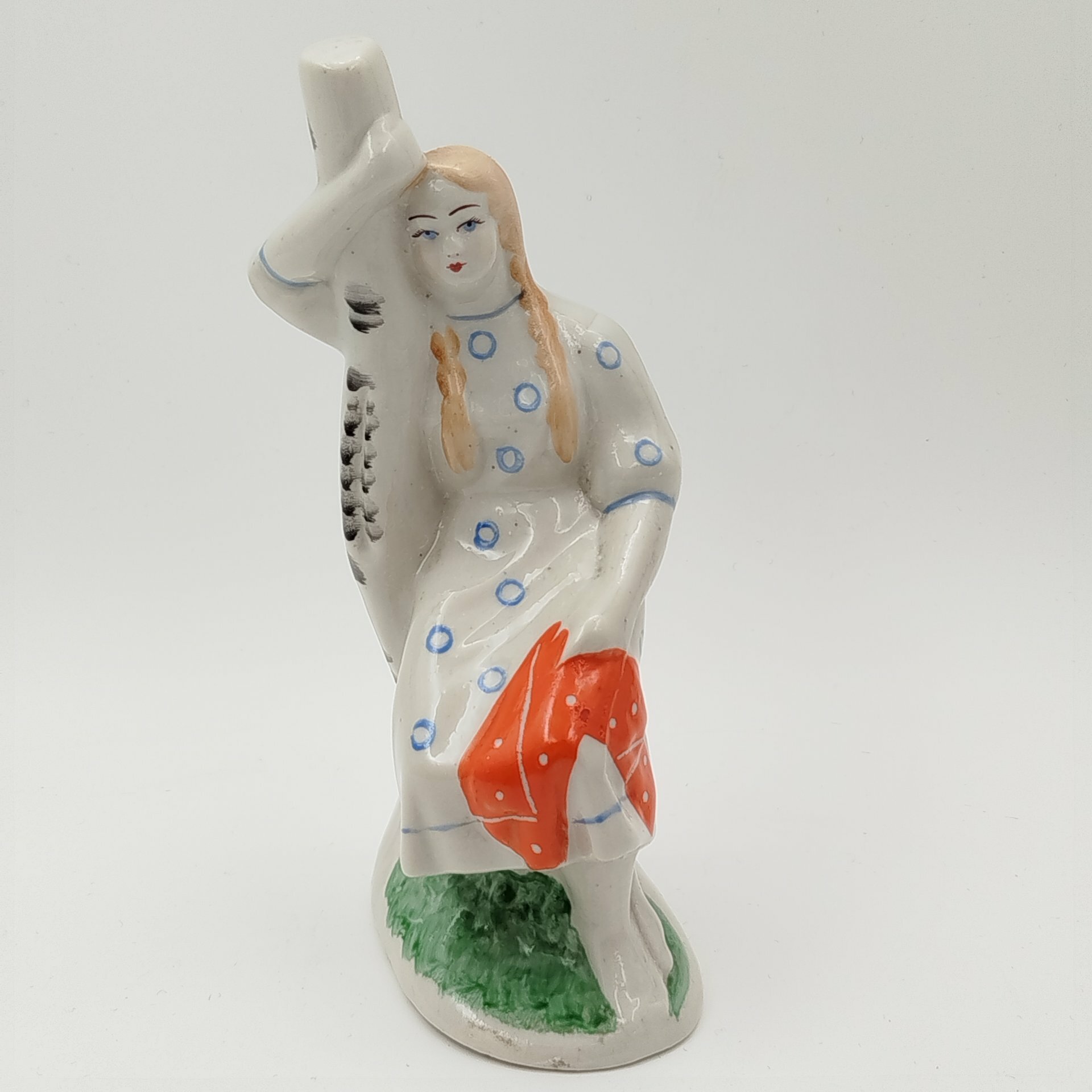 Статуэтка "Девушка у березы", фарфор, роспись