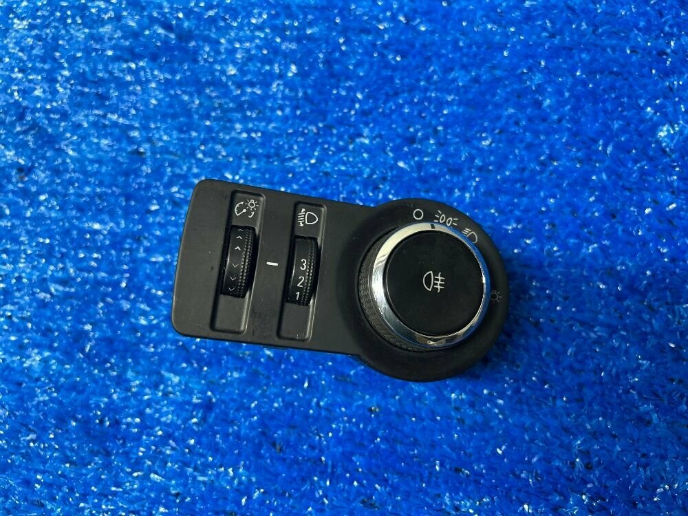 Блок управления светом Opel Astra J хэтчбек A14XER