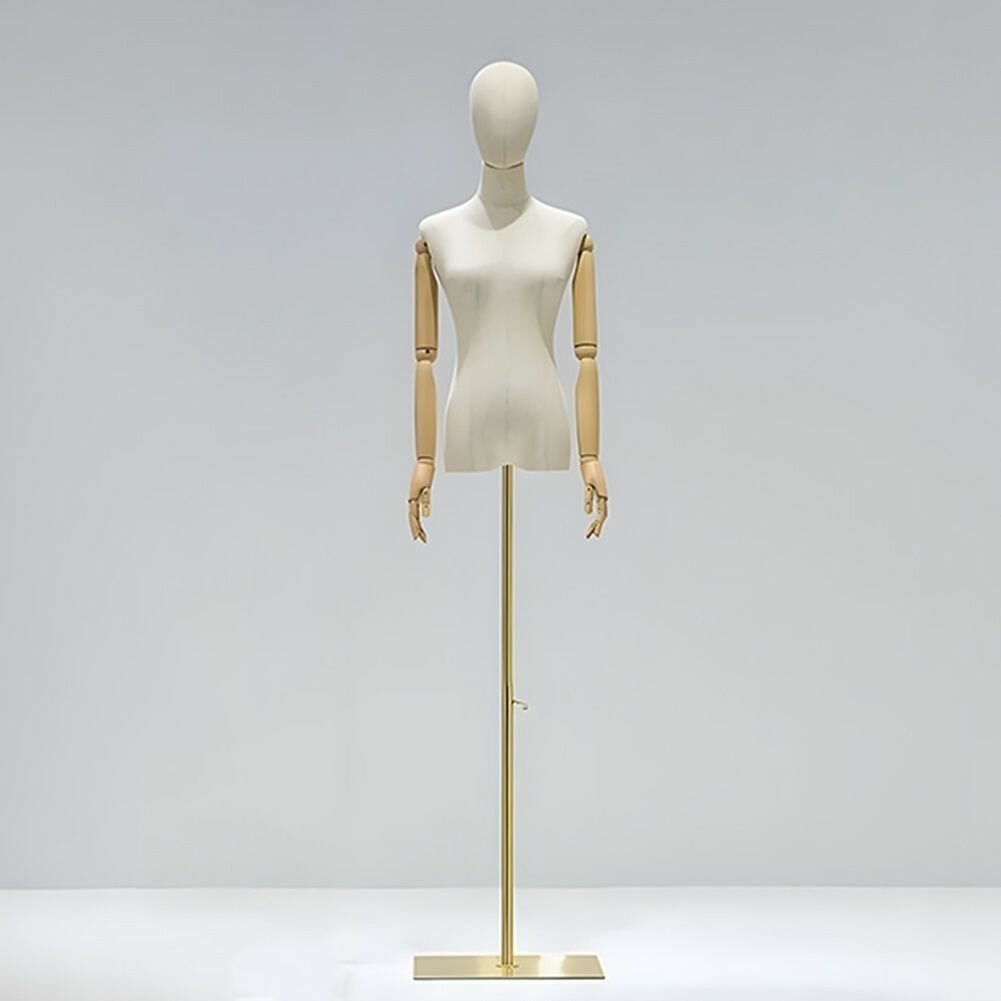 Эксклюзивный выставочный стенд для демонстрации манекенов в магазине одежды