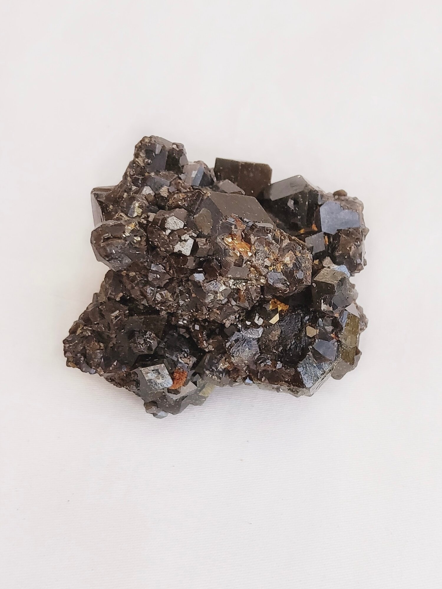 Друза натуральный камень гранат меланит (андрадит) вес 61 гр