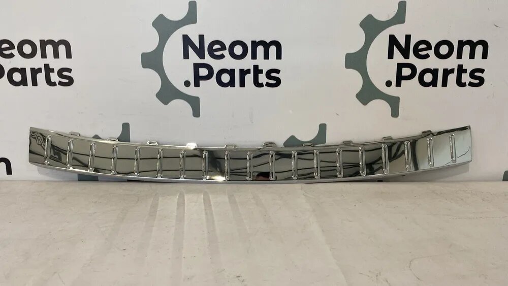 Накладка на задний бампер NeomParts для VW Touareg 2 NF (2010-2014) Хром, 1 шт.