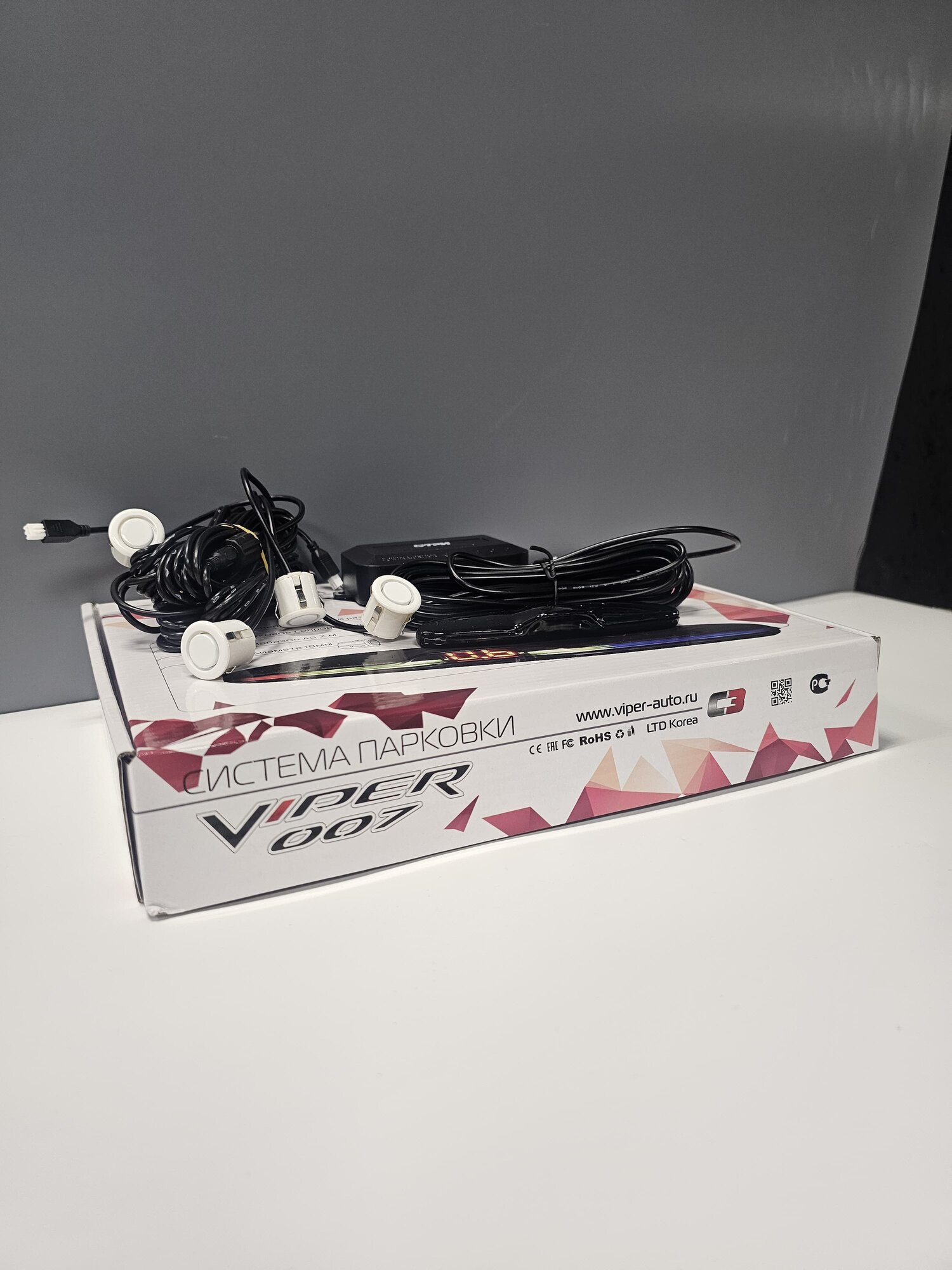 Парктроник белый -Парковочный радар СТ 007 VIPER (4 датчика) white голос. сопровождение