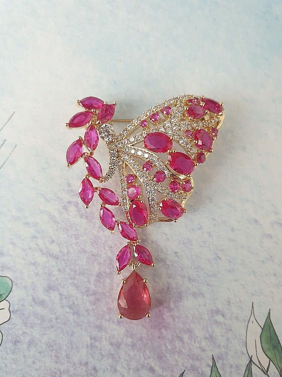 Брошь, стразы, фианит