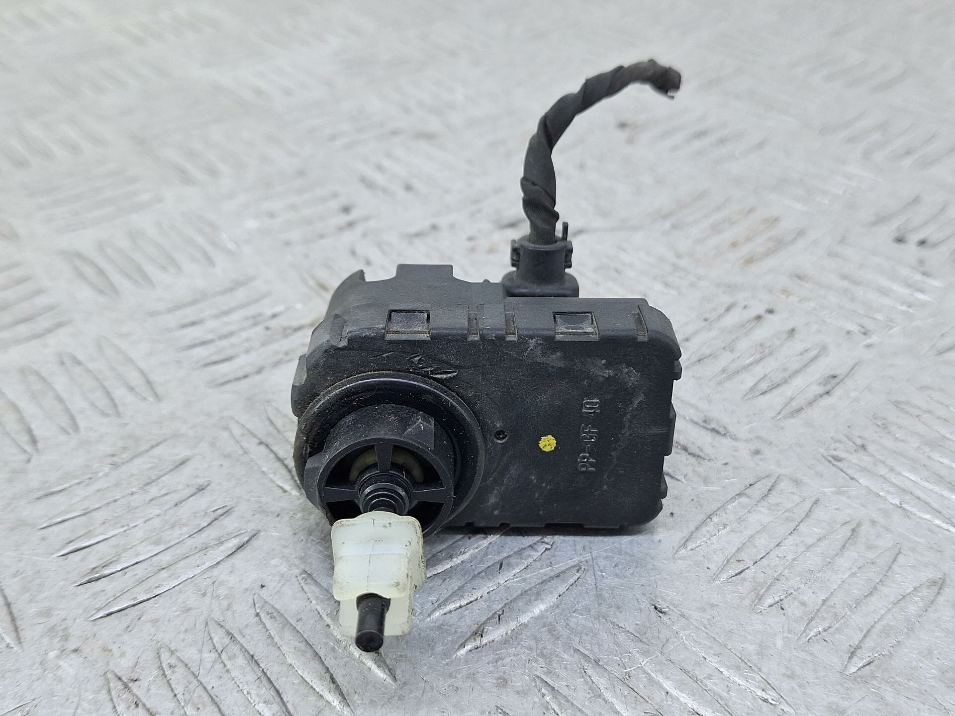 Корректор фар Hyundai H1 Grand Starex 2008