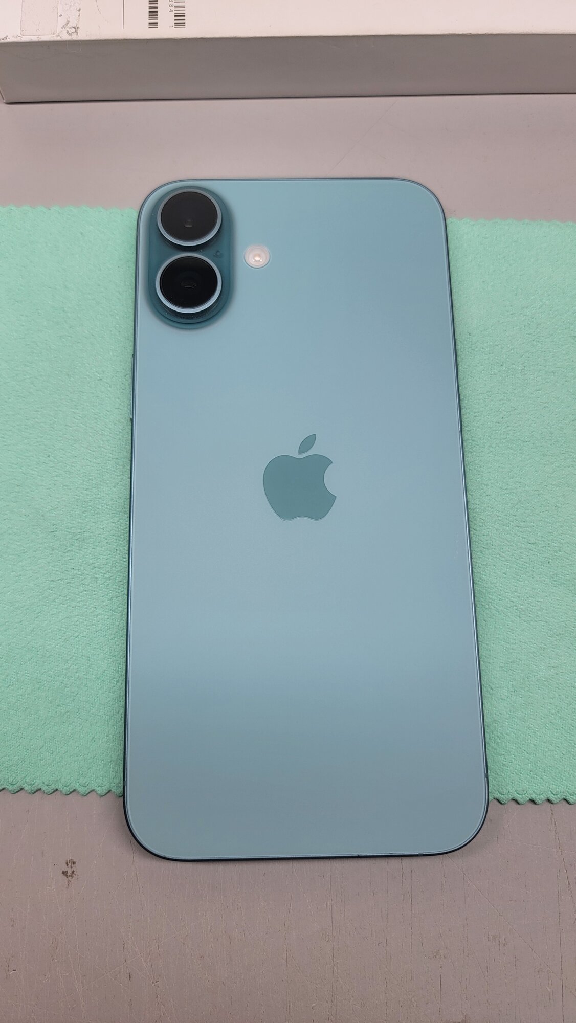 Смартфон Apple iPhone 16 Plus 256 ГБ, Dual: nano SIM + eSIM, зеленый