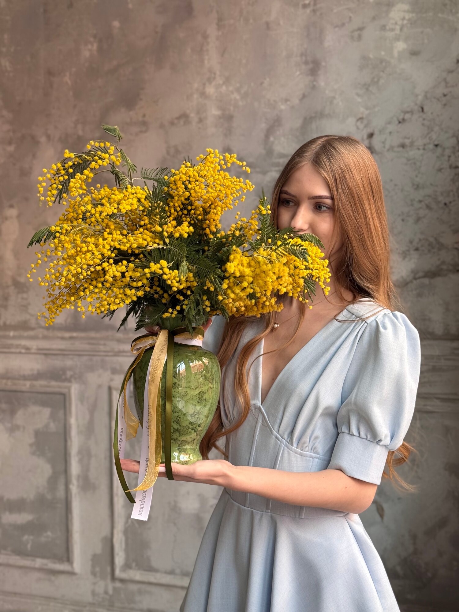 Букет цветы С кукушкой "Мимоза", в керамической вазе, 7 цветов, высота 60 см