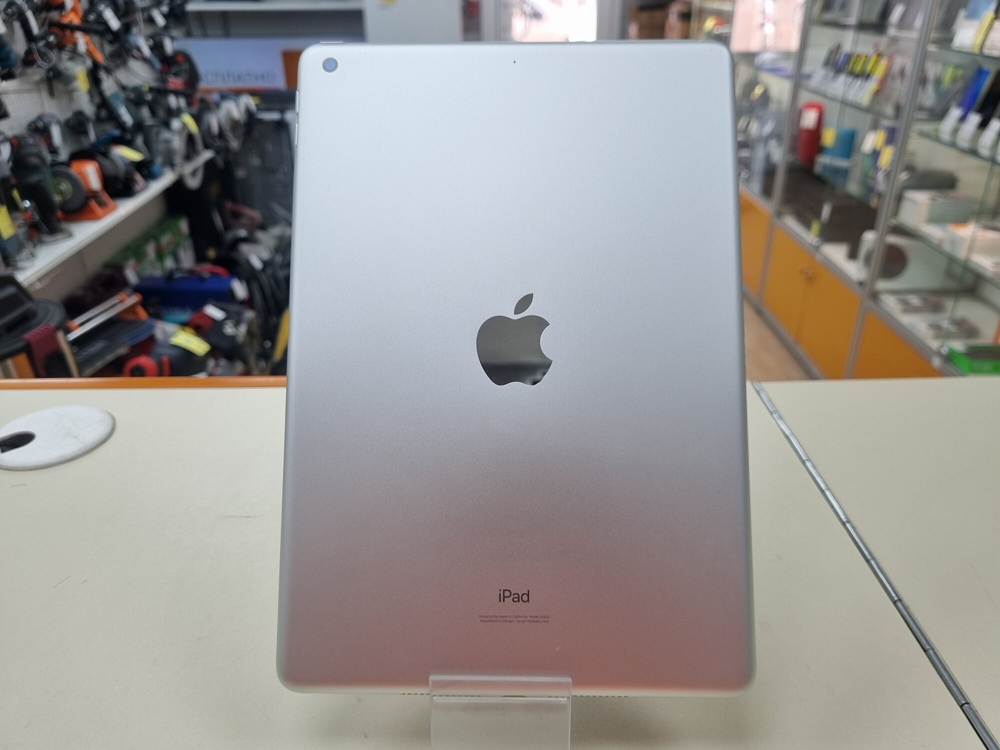 10.2" Планшет Apple iPad (9th generation) 2021, 64 ГБ, Wi-Fi, iPadOS, a2602, серебристый Б/У уценка