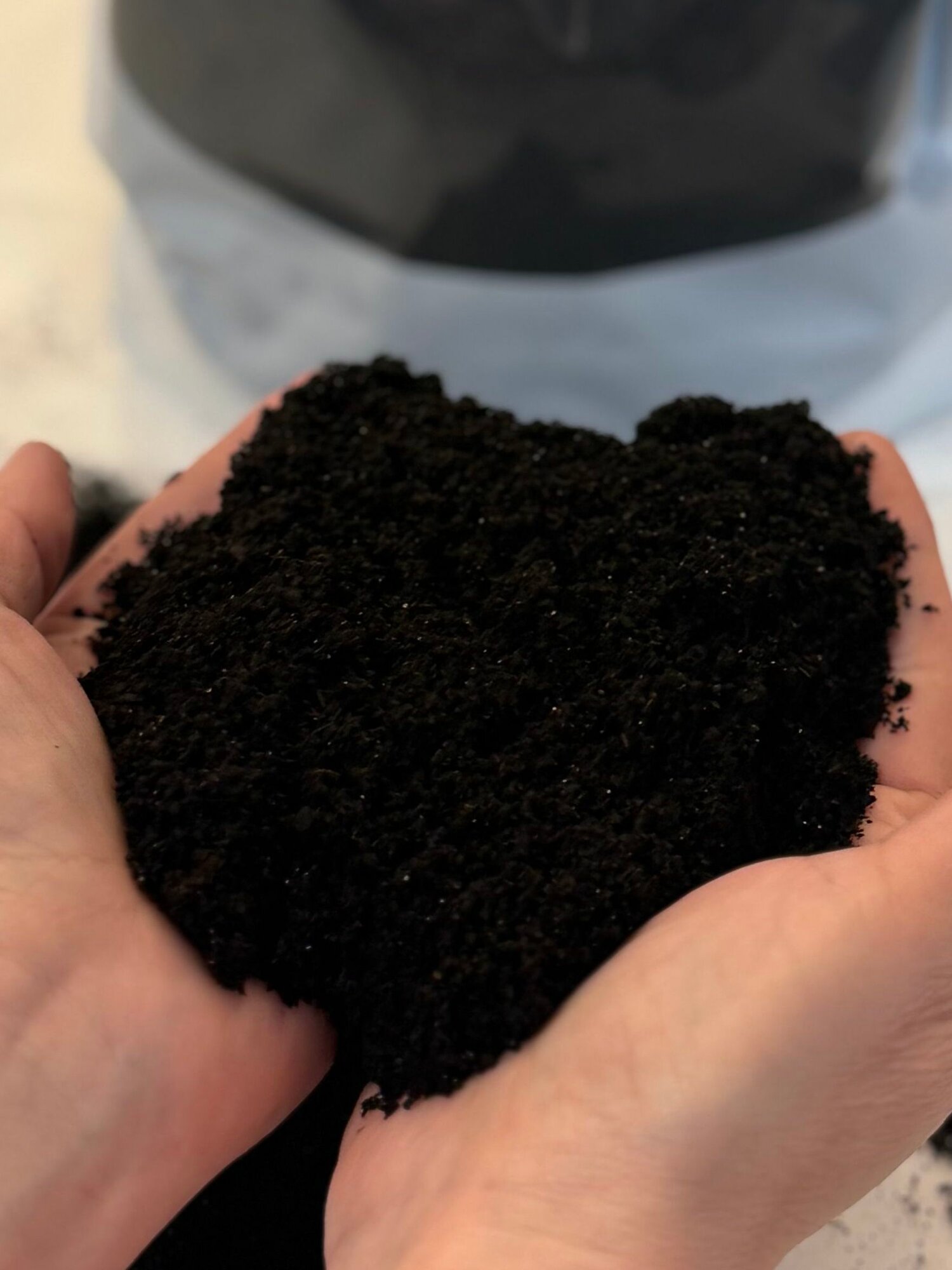 Удобрение биогумус отборный 30 литров органическое вермикомпост гранулированный (биогумус) 30 литров, универсальное из низового торфа, сепарированный.