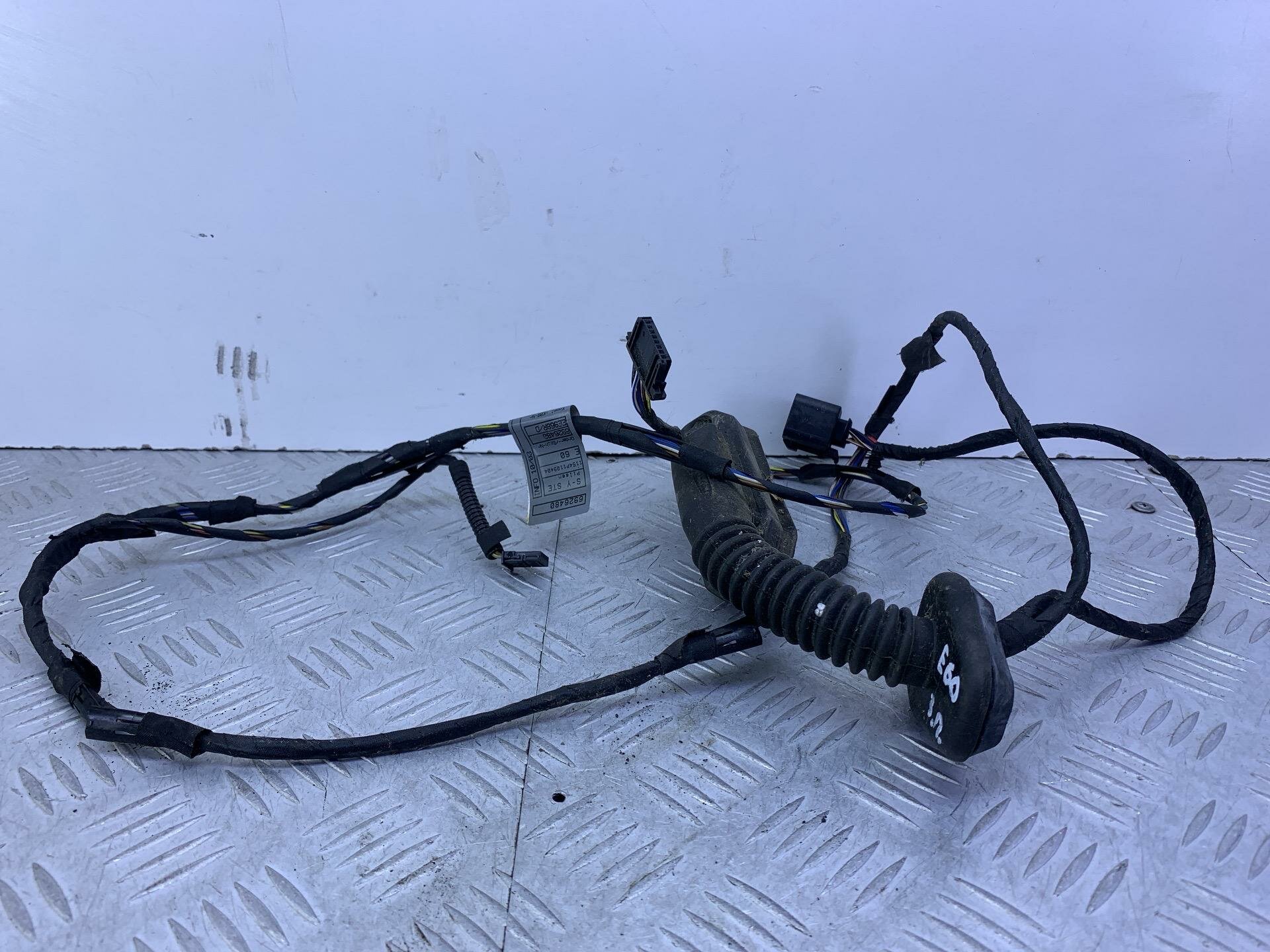 Проводка двери задней правой BMW 5 E60/E61 (2002 - 2007) 6926480