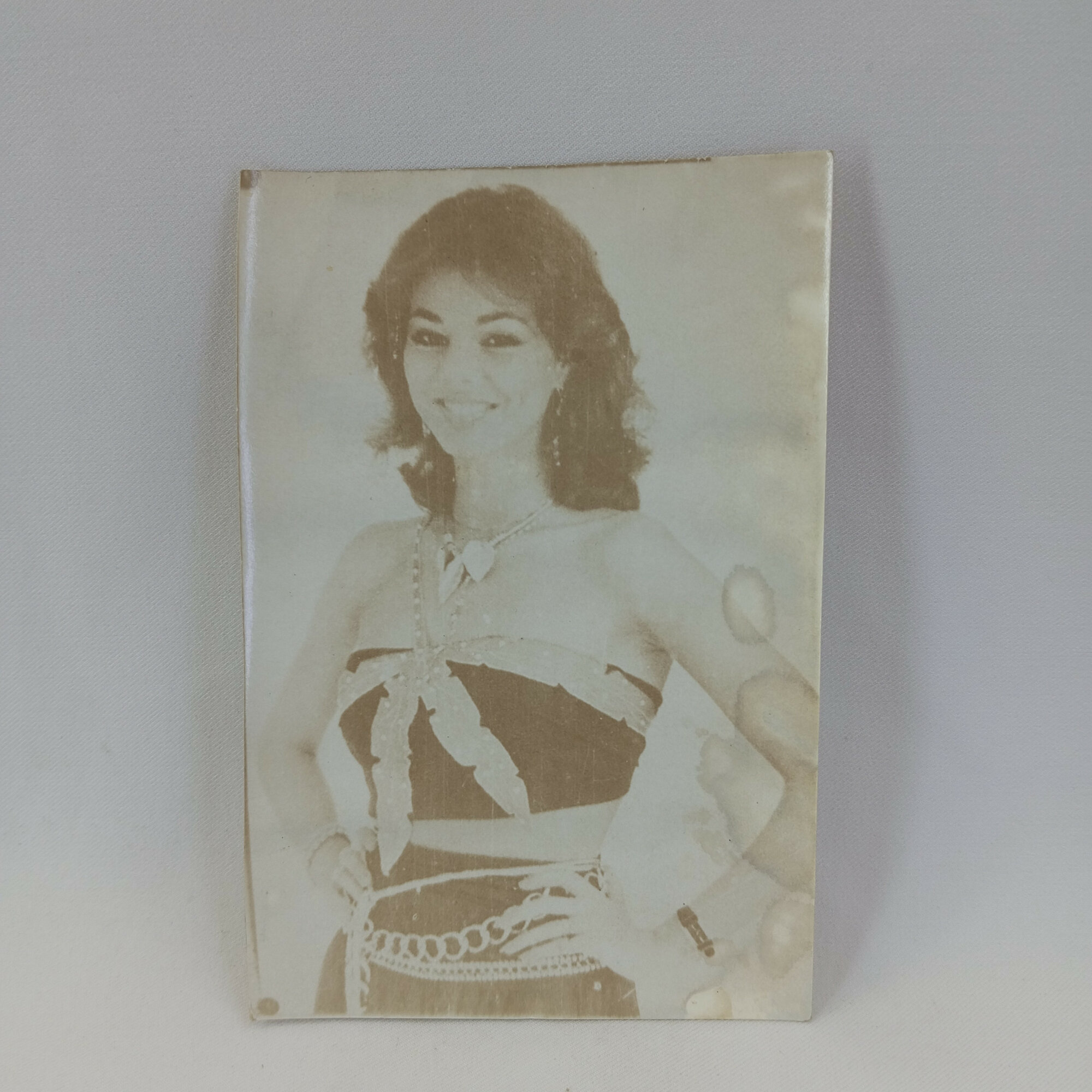 Фотография винтажная, СССР. Портрет девушки, бумажный снимок советского периода
