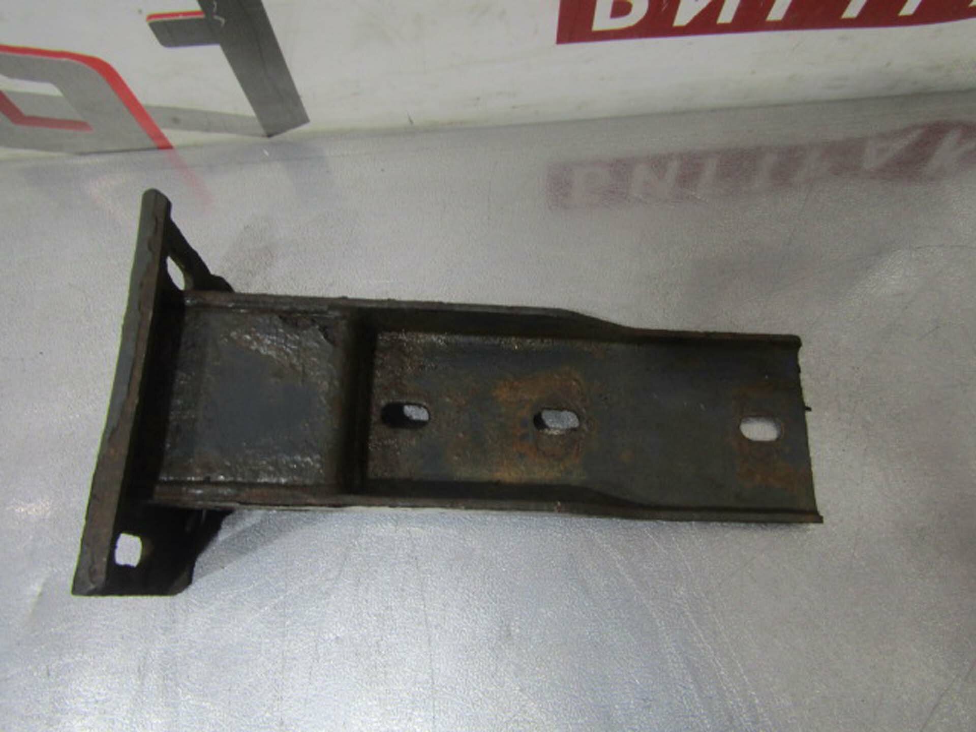 Кронштейн усилителя бампера Iveco Stralis