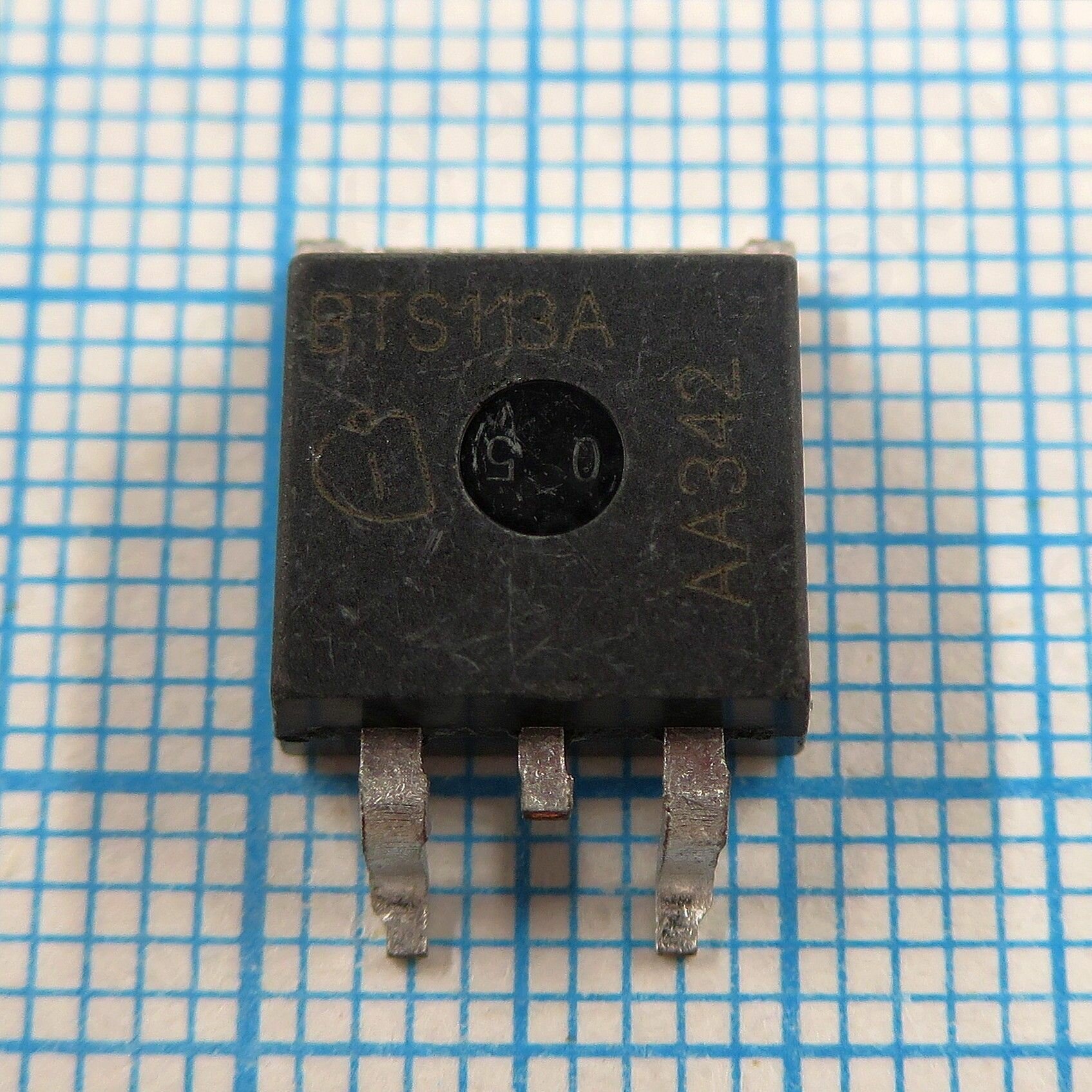 BTS113A - Коммутатор низковольтной нагрузки со встроенными схемами защиты