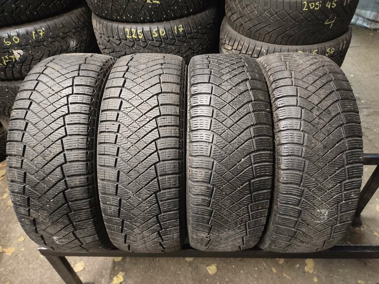205/55 R16 94T Pirelli Ice Zero FR остаток:6 мм год:2019 арт:b027dc8e