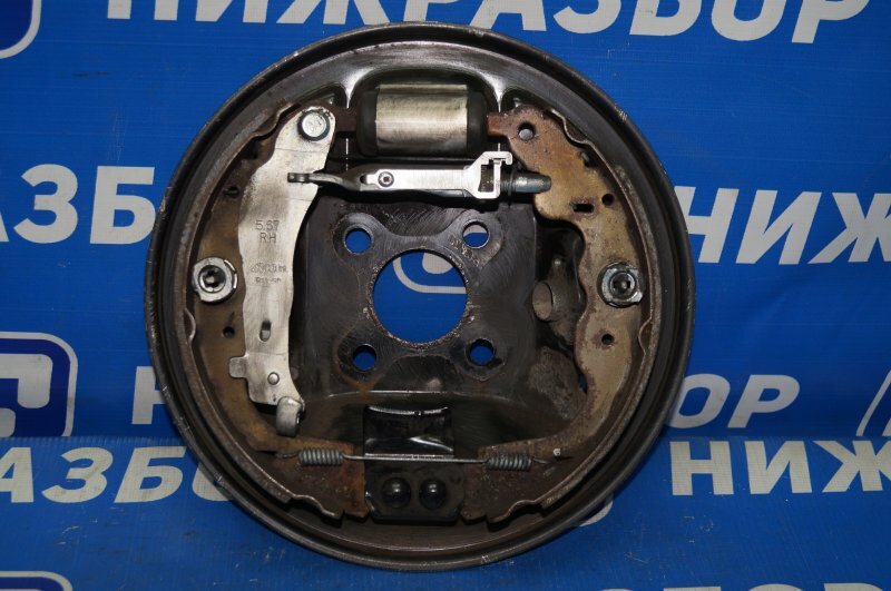 Щит опорный Renault Kaptur 1.6 (H4M438) P098012 2019 задн. прав. (б/у)