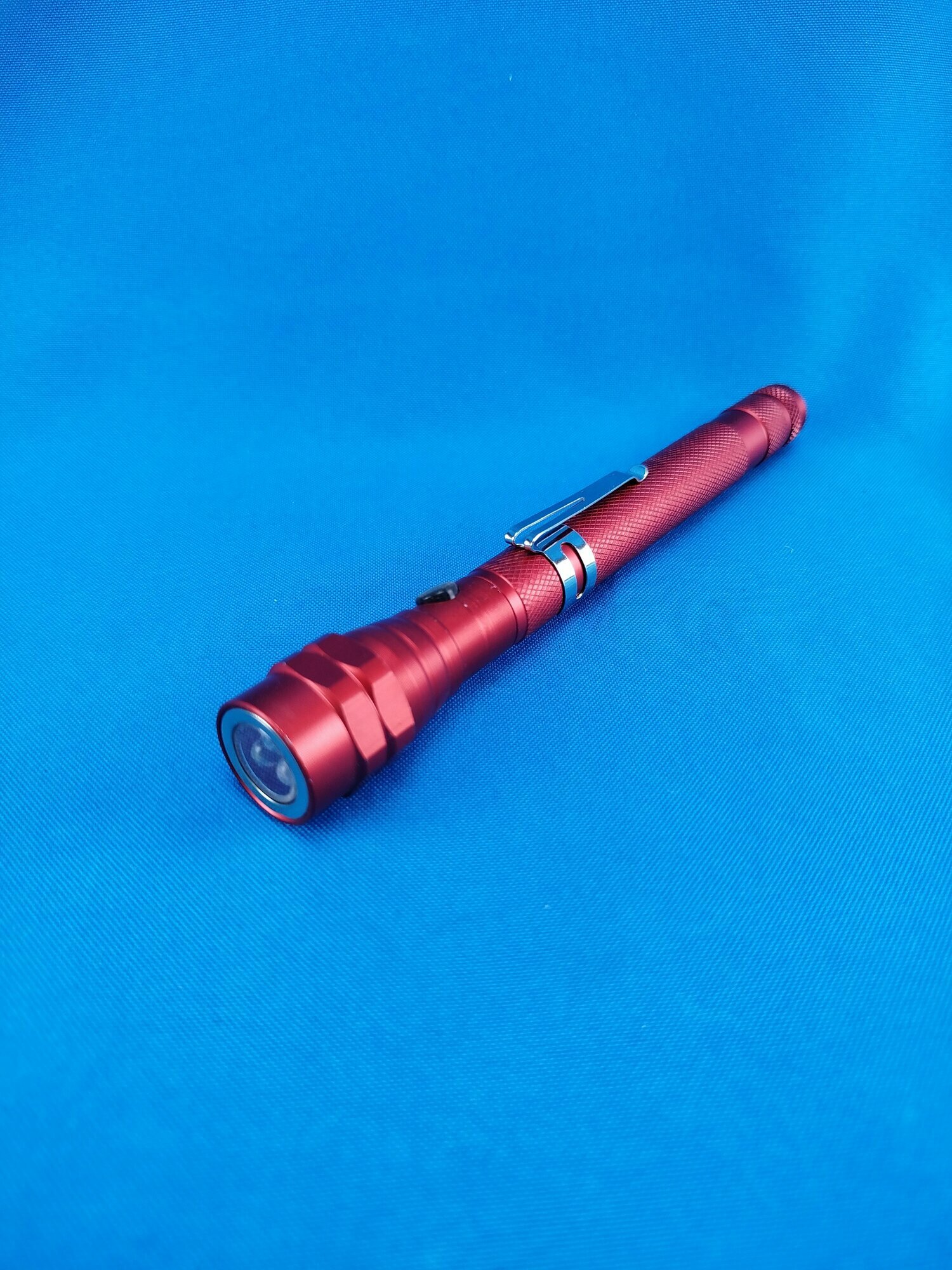 Фонарик "FENOX" телескопический с магнитом аллюминиевый