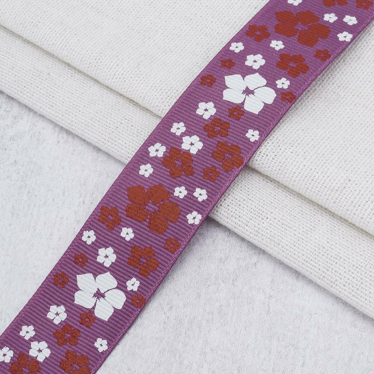 Лента декоративная для упаковки подарков, репсовая, с рисунком 'Цветы', 2,5 см х 45,72 м, цвет черничный