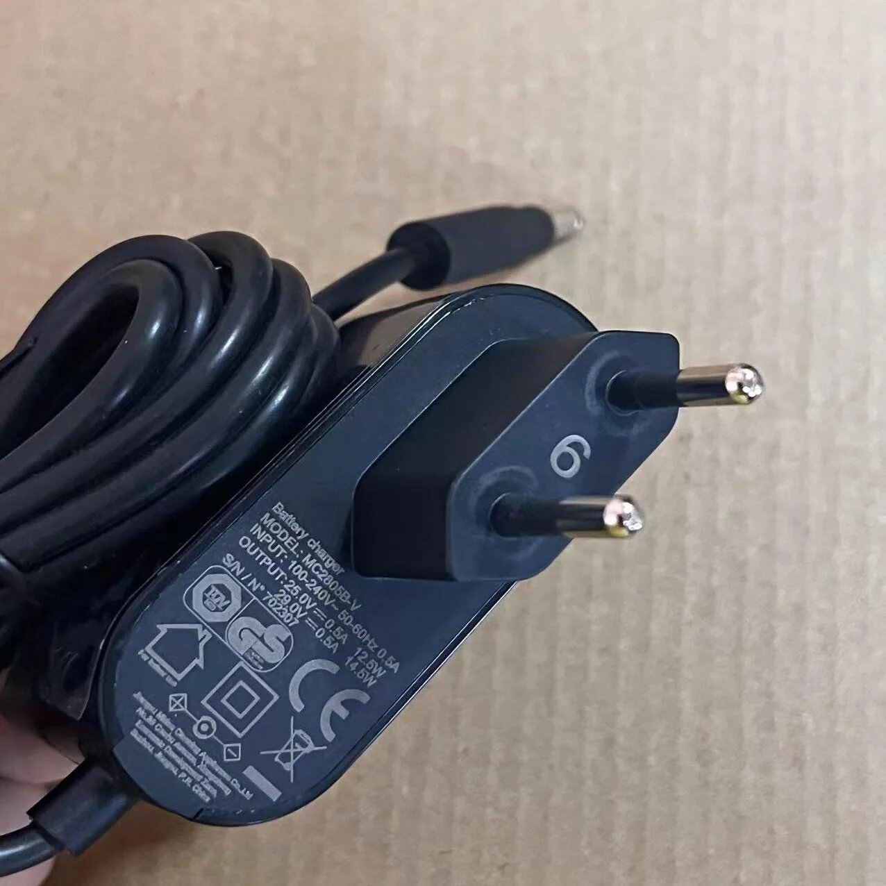 Зарядное устройство MC2805B европейского стандарта для пылесоса Midea V5 P5s P5 P6 0,5 А 25 в