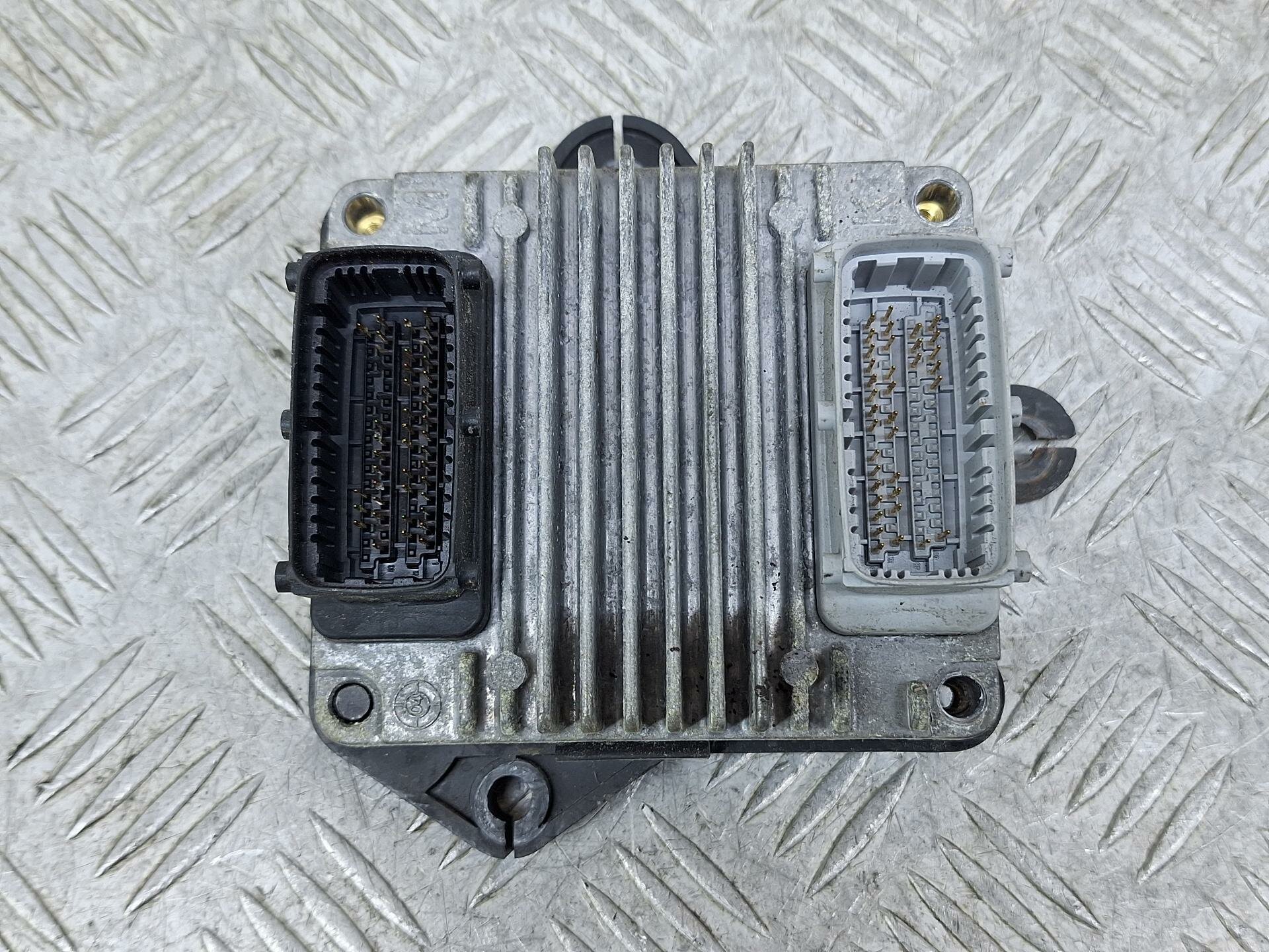 Блок управления двигателем Chevrolet Aveo T200 2005 96417552