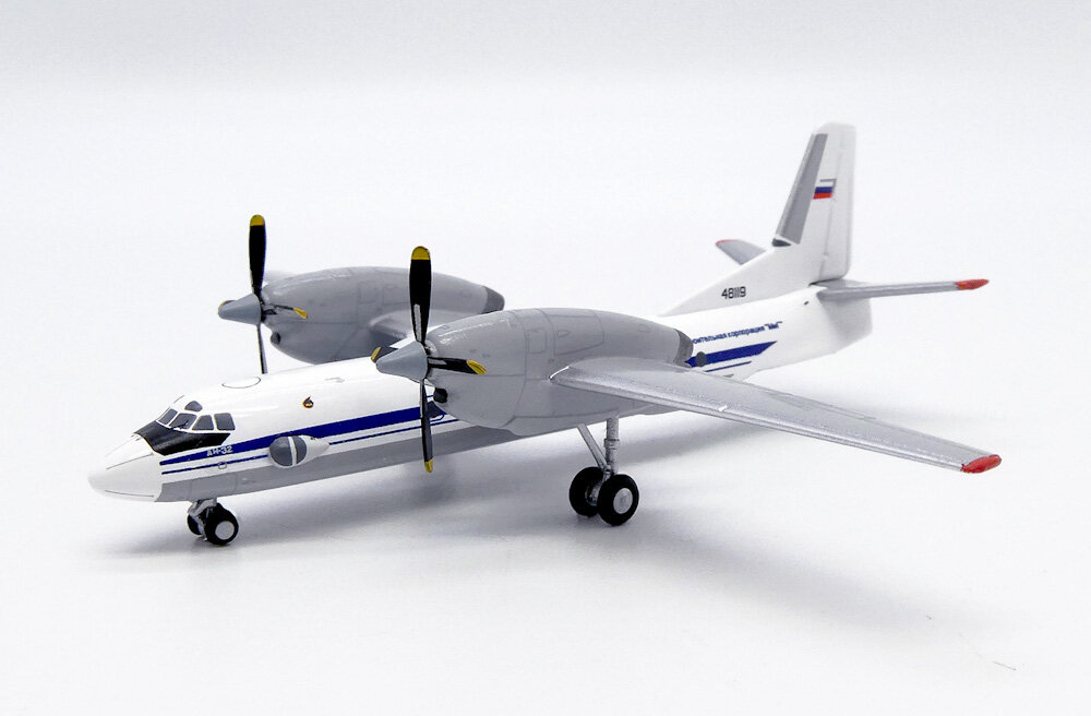 JC Wings Модель самолета Антонов Ан-32