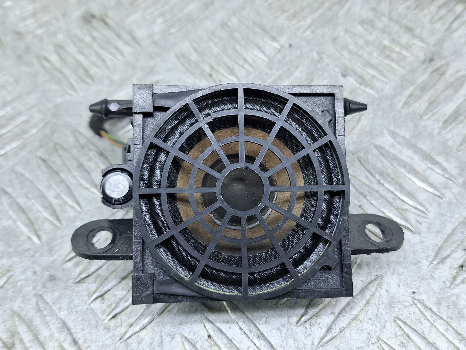 Динамик торпедо Audi A4 B7 2006 8E0035411C