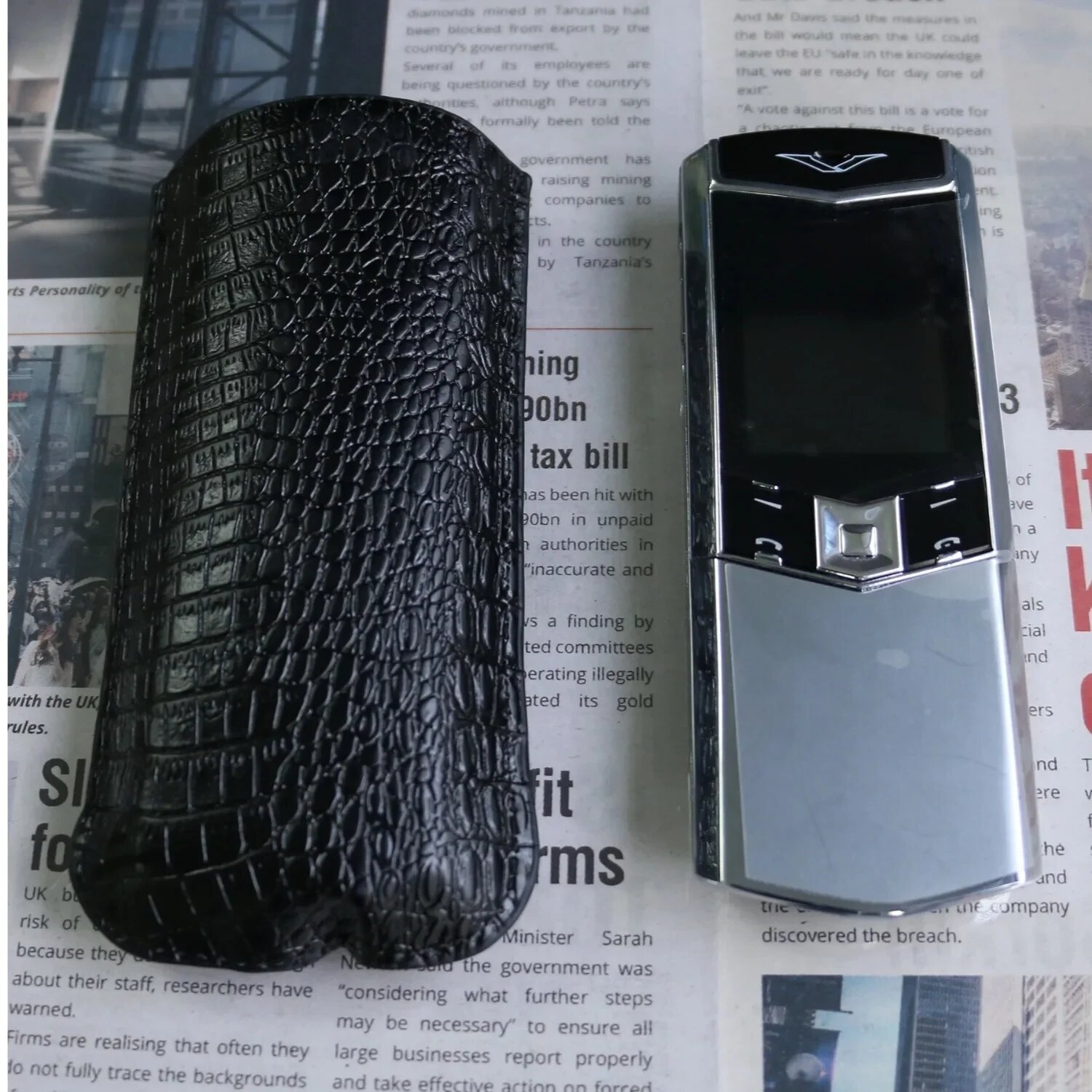 2G GSM Classic Slider Metal Senior Cellphone Luxury Magice Voice Blacklist Two Sim Large Key Portable Size For Elderly V888pro