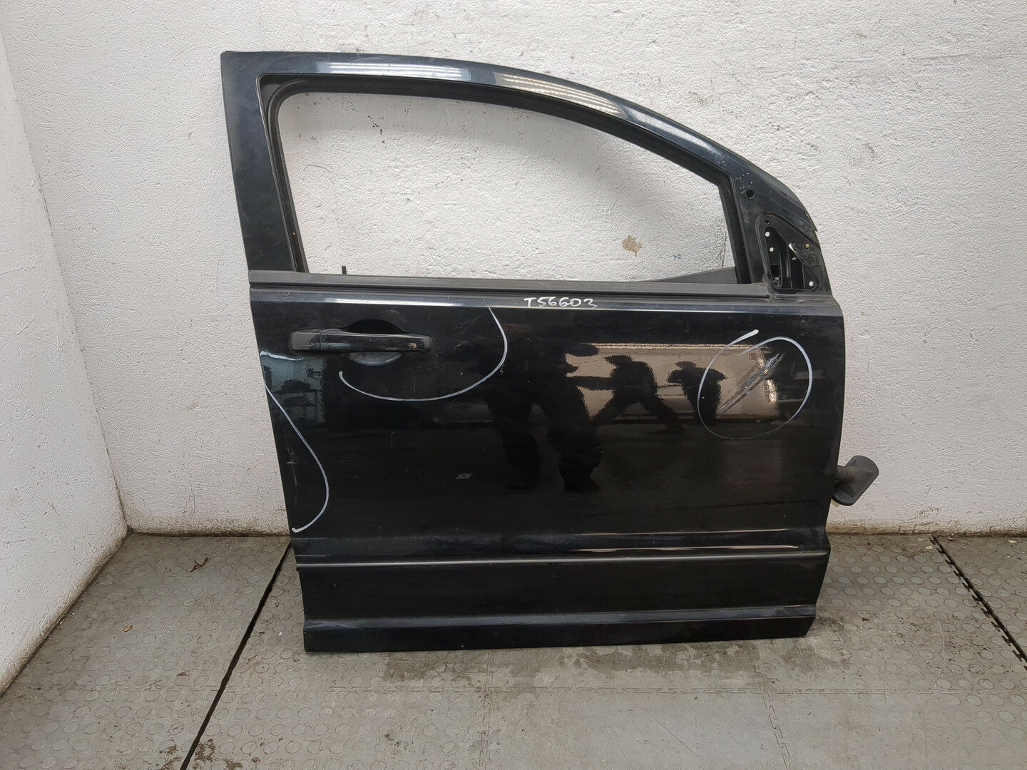 Дверь боковая (легковая) правая передняя Dodge Caliber Б/У