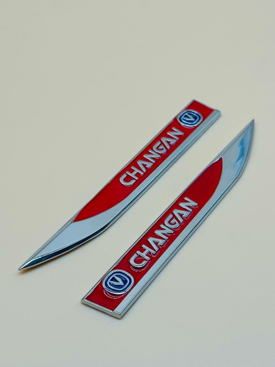 Шильдики Changan на автомобиль на крылья 2шт