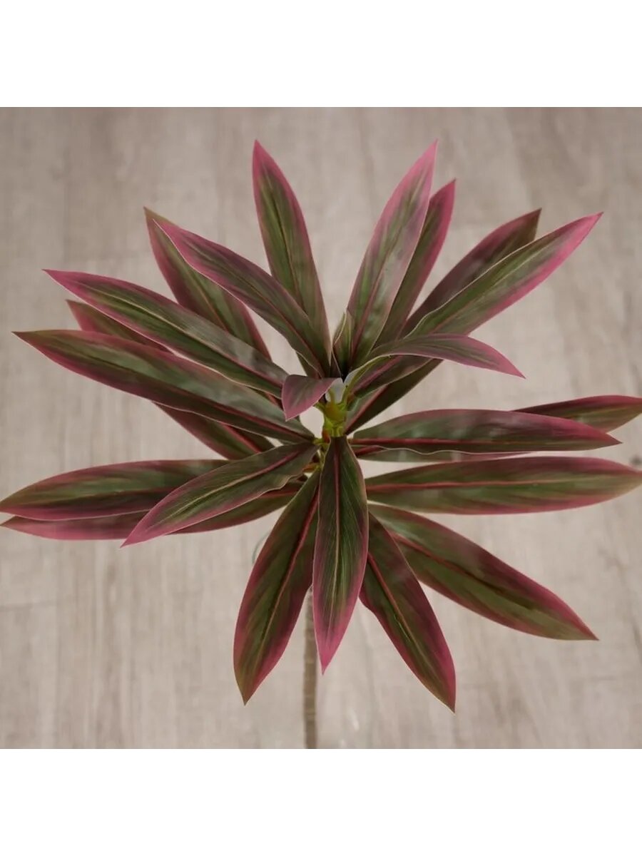 Искусственная пальма для интерьера