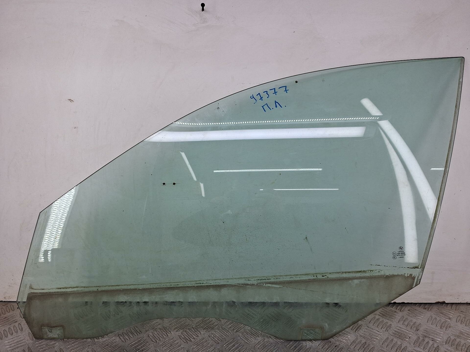 Стекло двери передней левой BMW 5 E60/E61 рест. E60 (2007 - 2010)