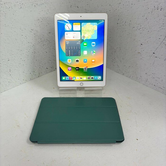 Планшет Apple iPad (5-го поколения) (2017) 4/32 Розовый