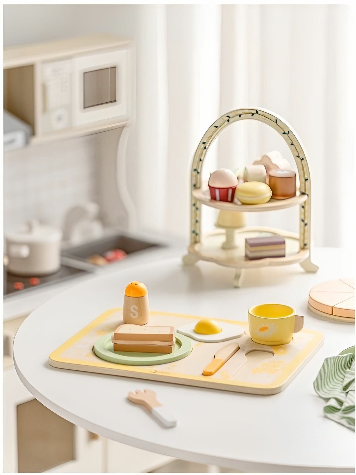 CLASSIC WORLD Набор Завтрак на подносе деревянный игровой комплект для детей от 1,5 лет