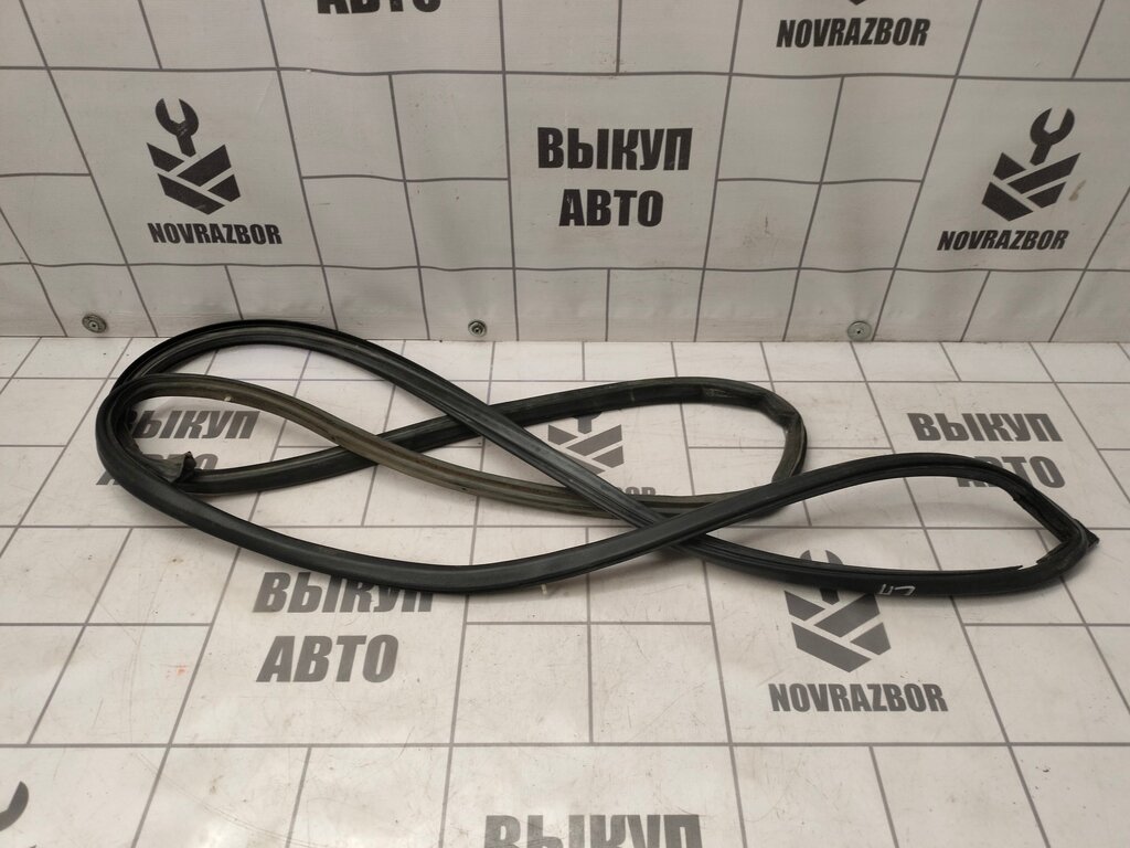 Уплотнитель двери Hyundai Elantra 3 00-05