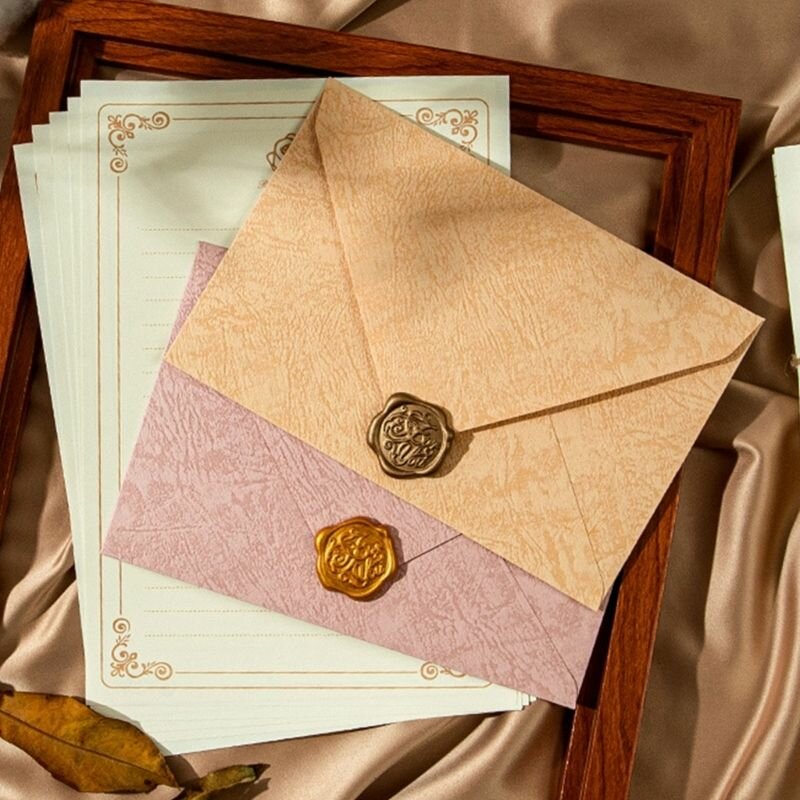 Набор Старинных Канцелярских Конвертов с 6 Письменными Бумажными Письмами (на подкладке), 3 Соответствующими Конвертами, Наклейками печатью и штампом