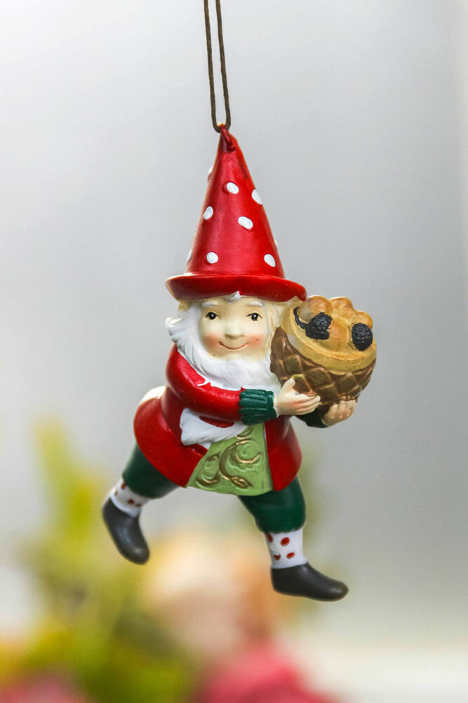 Ёлочное украшение гномик С корзиной, полистоун, 9 см, Гудвилл (Goodwill) D45434-2