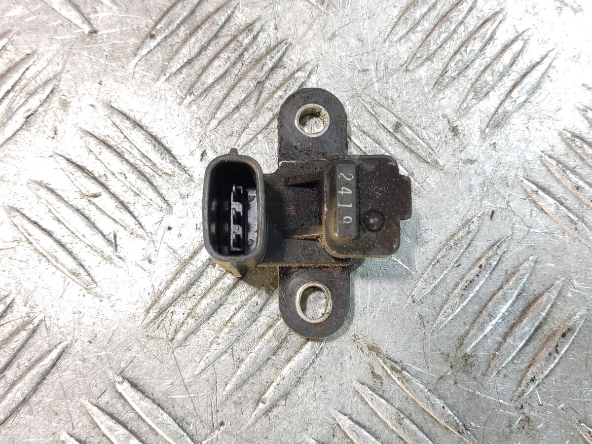 Датчик коленвала MITSUBISHI Carisma 2000 2003 MR560132