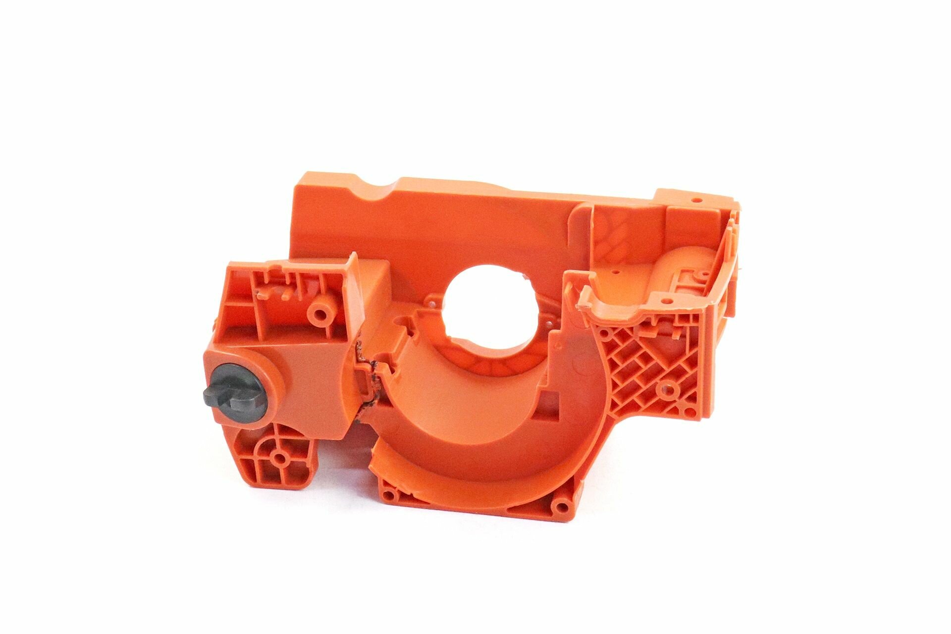 Картер двигателя 137,142