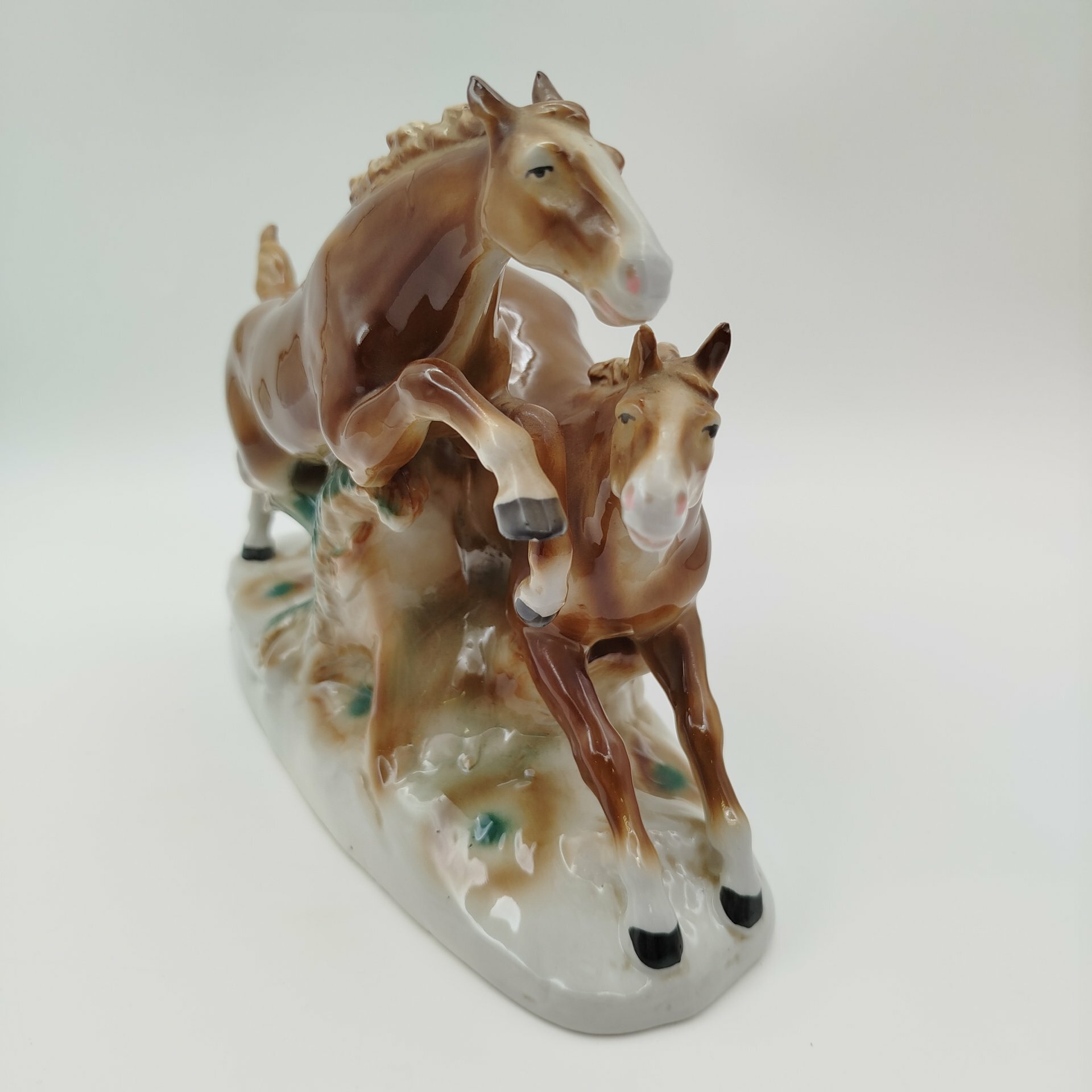 Статуэтка "Бегущие лошади", фарфор, роспись, Carl Scheidig, Gräfenthal, ГДР, 1972-1990 гг.