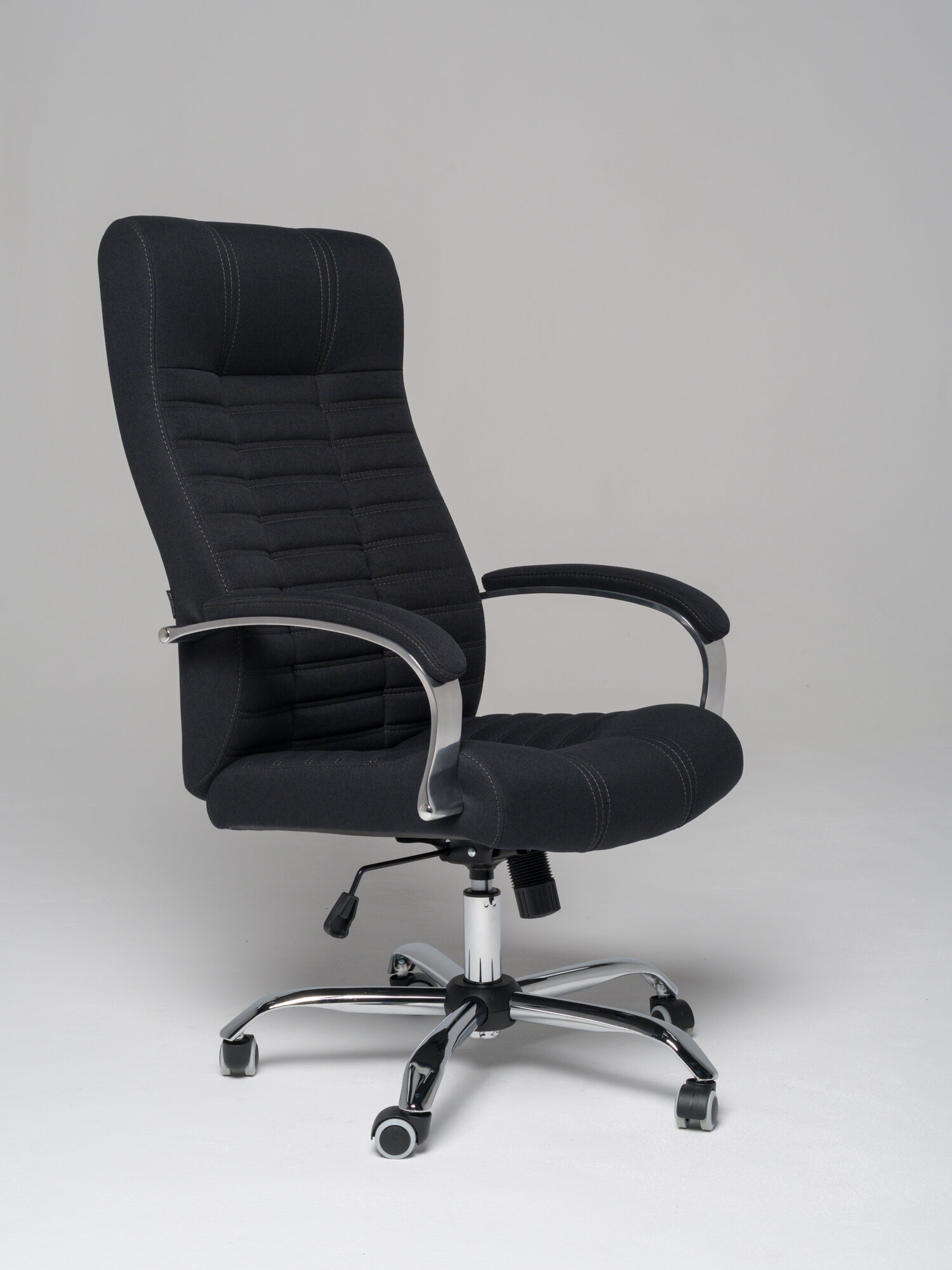 Кресло офисное Атлант-2 для руководителя, обивка: ткань, цвет: глубокий черный