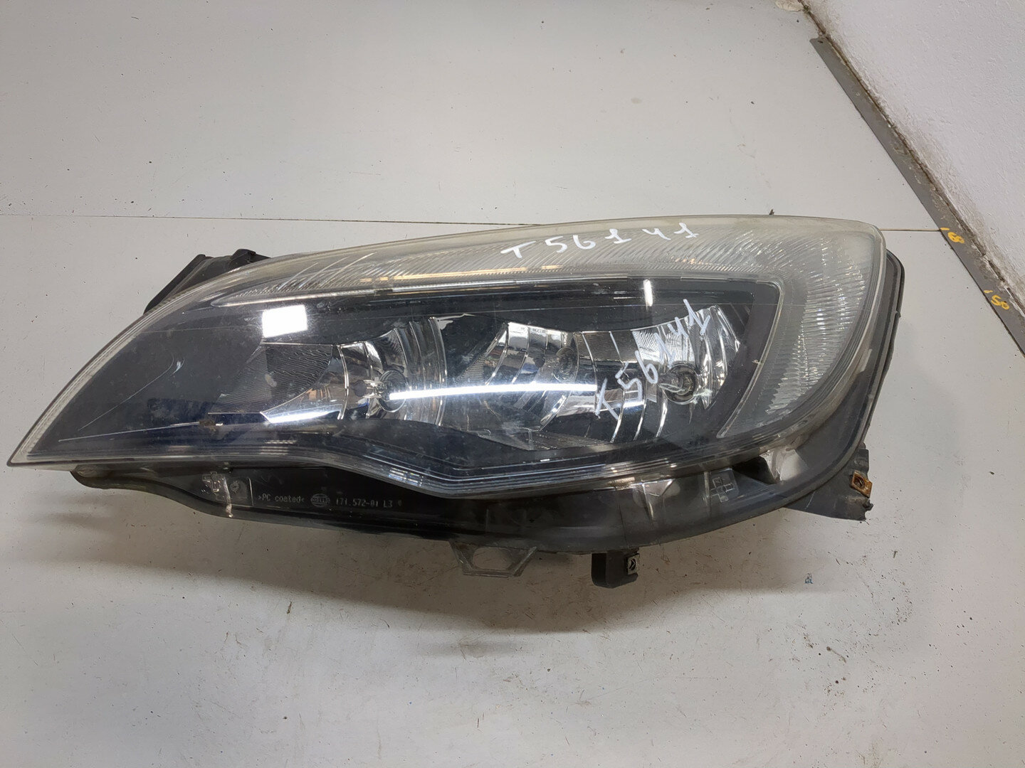 Фара (передняя) левая Opel Astra J Б/У