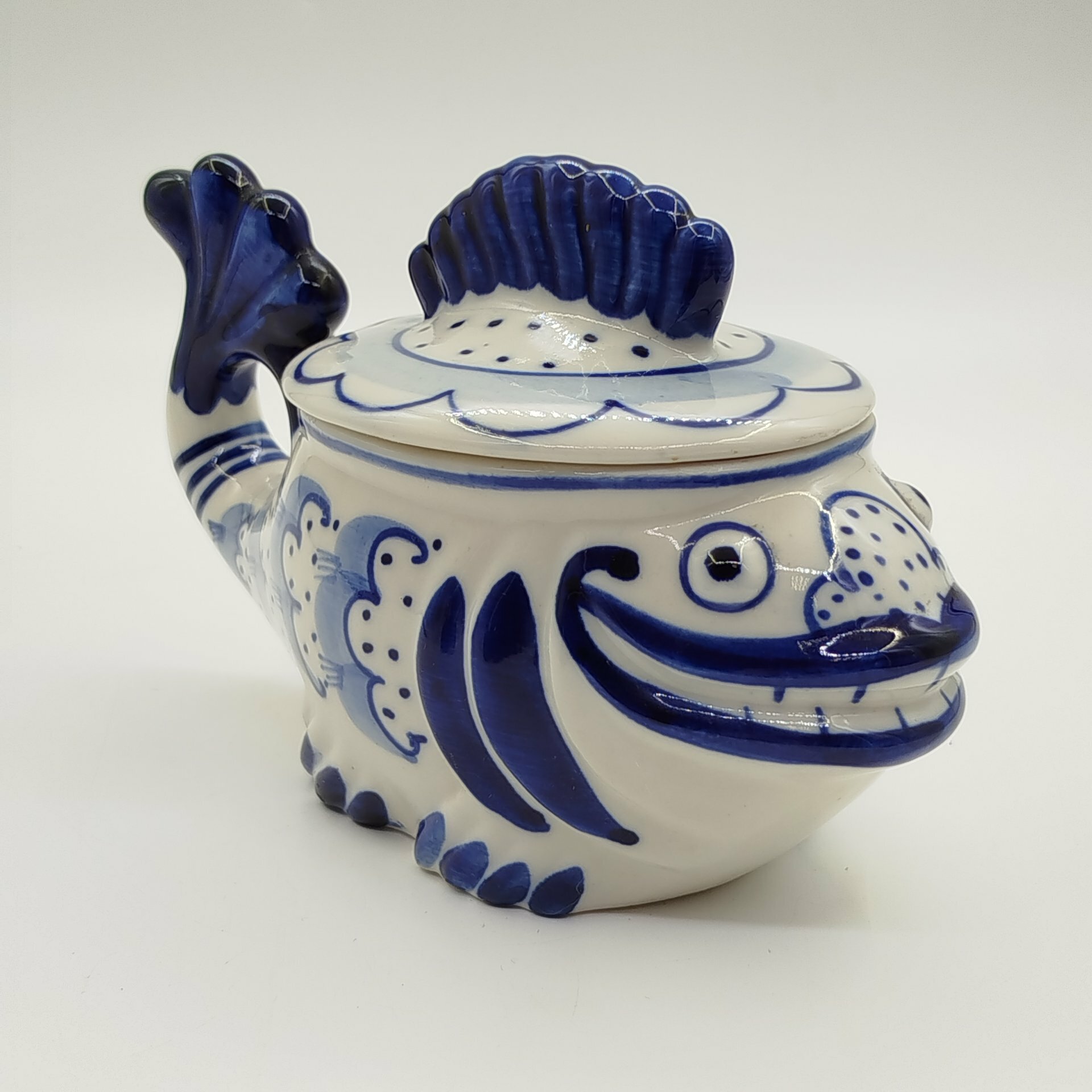 Икорница "Рыба-кит", фарфор, роспись, Объединение «Гжель», Российская Федерация