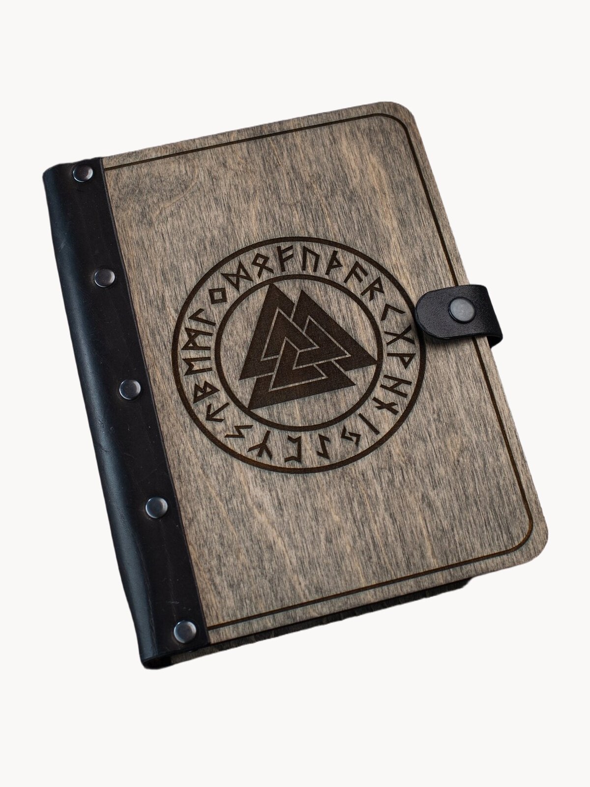 Блокнот для записей, ежедневник, записная книжка из дерева с кожаным переплетом Forest Cube, Руны, А5, крафт листы, 80 листов подарок. мотивация