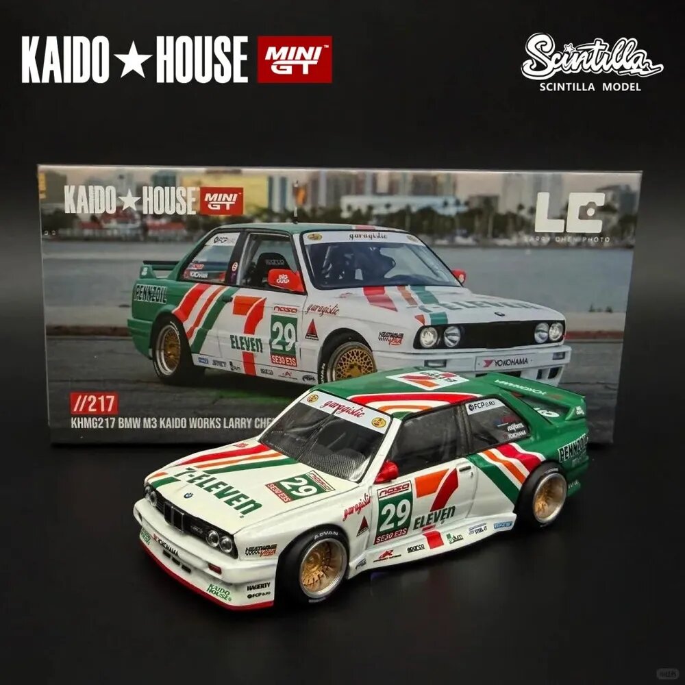 Масштабная модель автомобиля MINI GT 1/64 KHMG #217 BMW M3 Kaido Works Larry Chen V1 Alloy Car Model Collection Gift