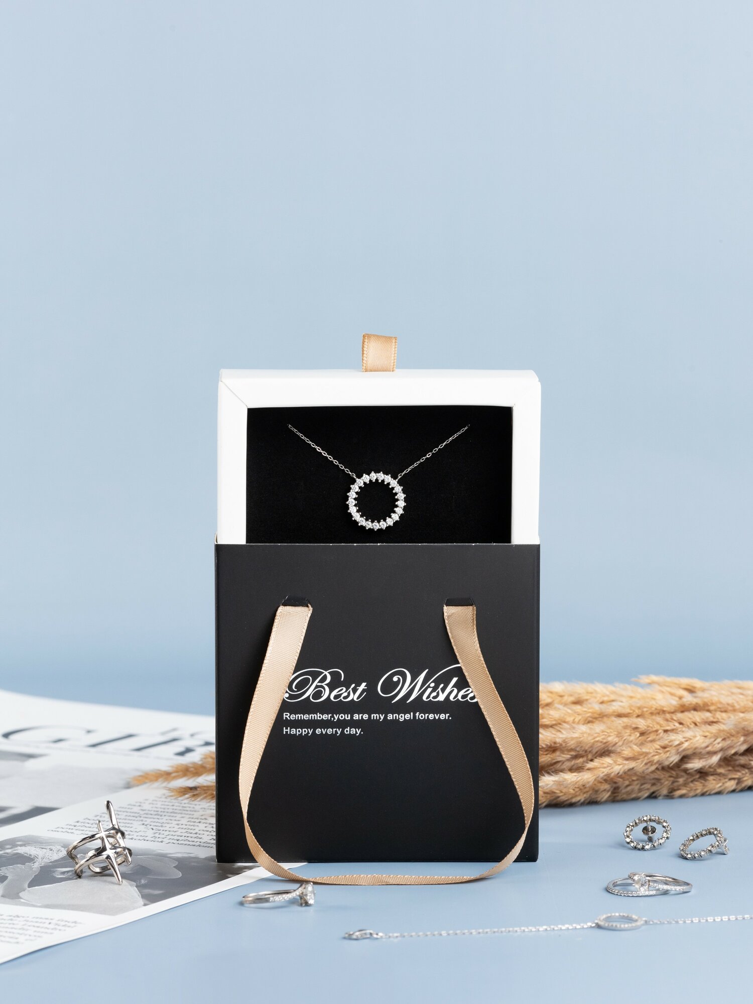 Коробка подарочная для украшений и бижутерии, чёрная с бежевыми ручками | упаковка для подарков и аксессуаров COLOR Si