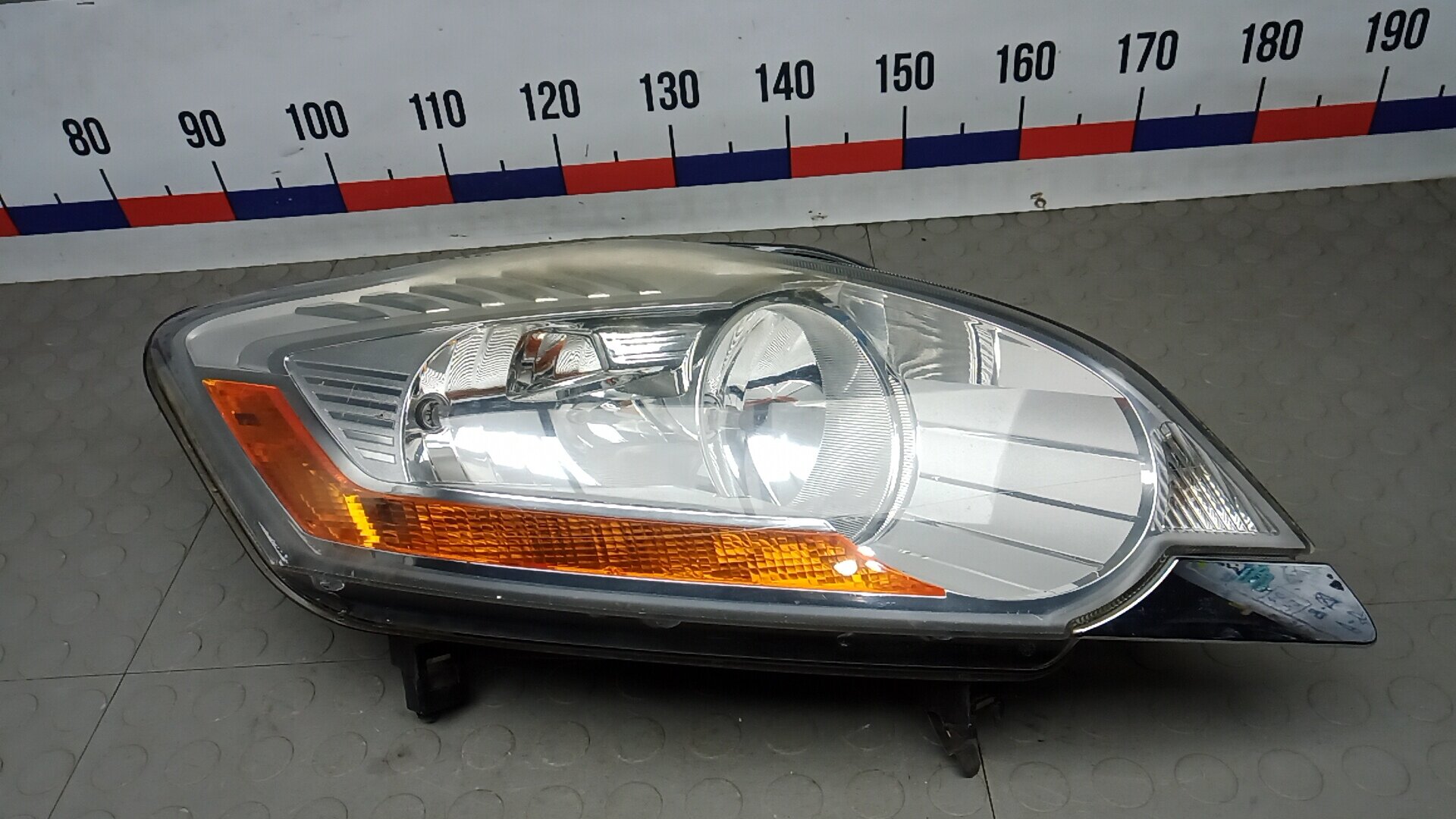 Фара правая FORD KUGA 1